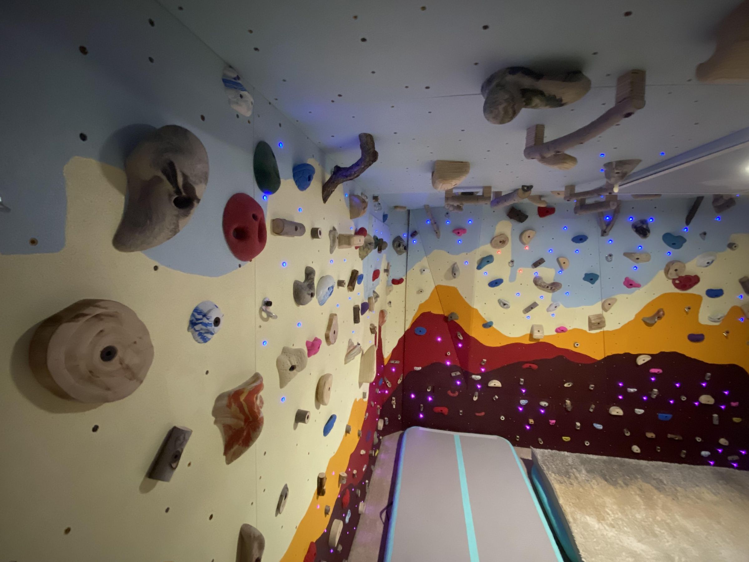Climbing Wall - Interactive & Programmable : 31 Steps (with Pictures ...