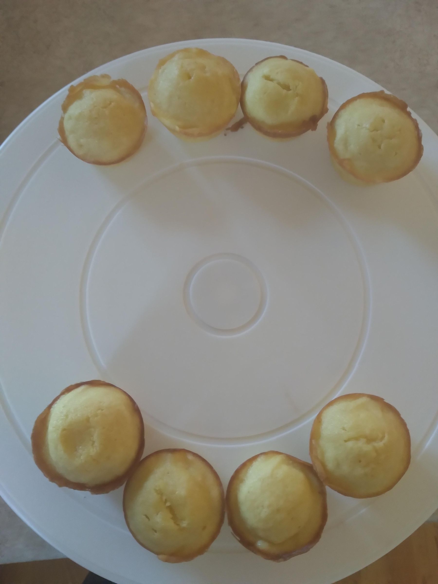 How to Make Mini Cup-Cakes and Mega Cup-Cakes : 14 Steps - Instructables