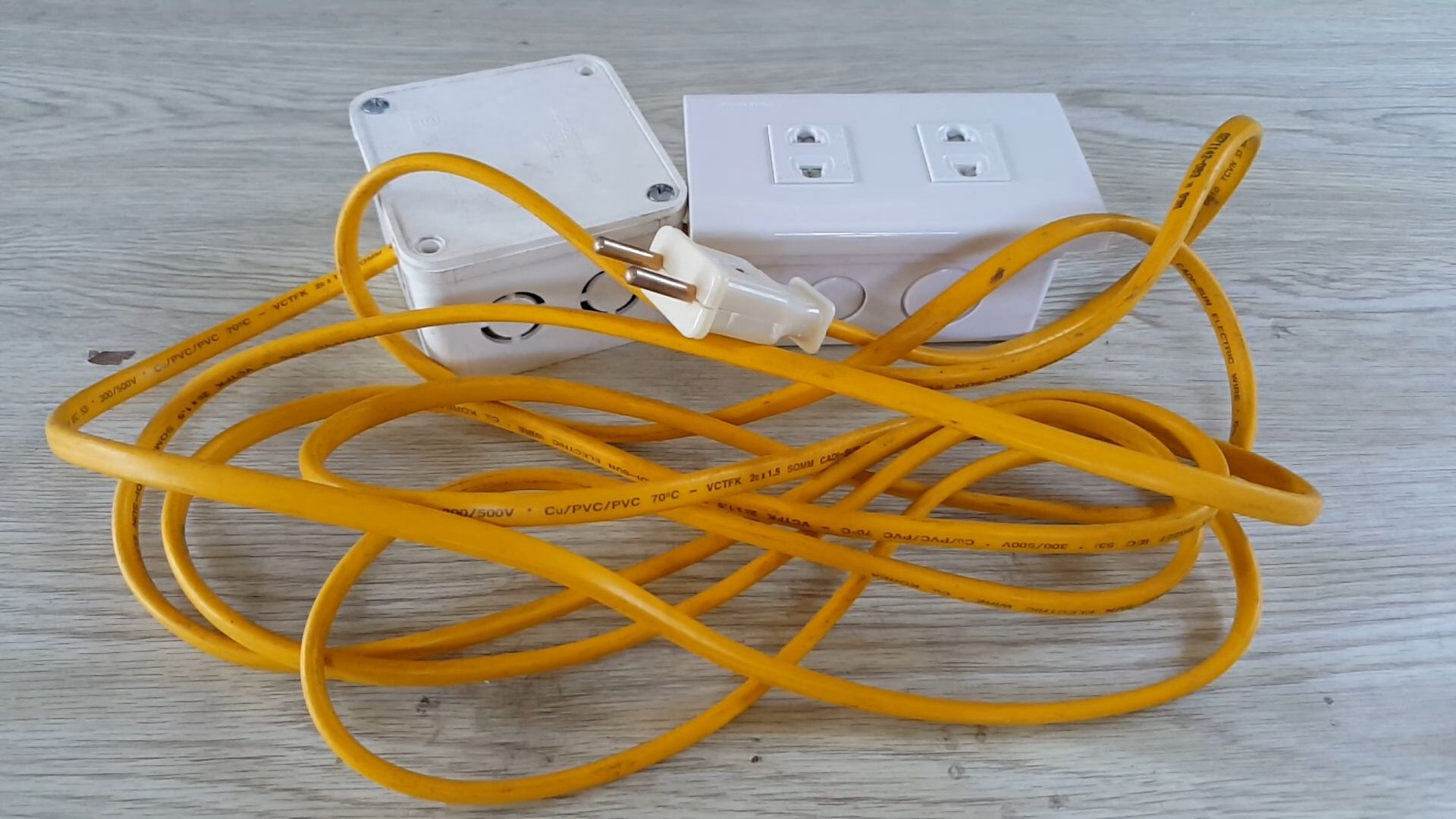 How to Make the Best Power Strip : 4 Steps - Instructables