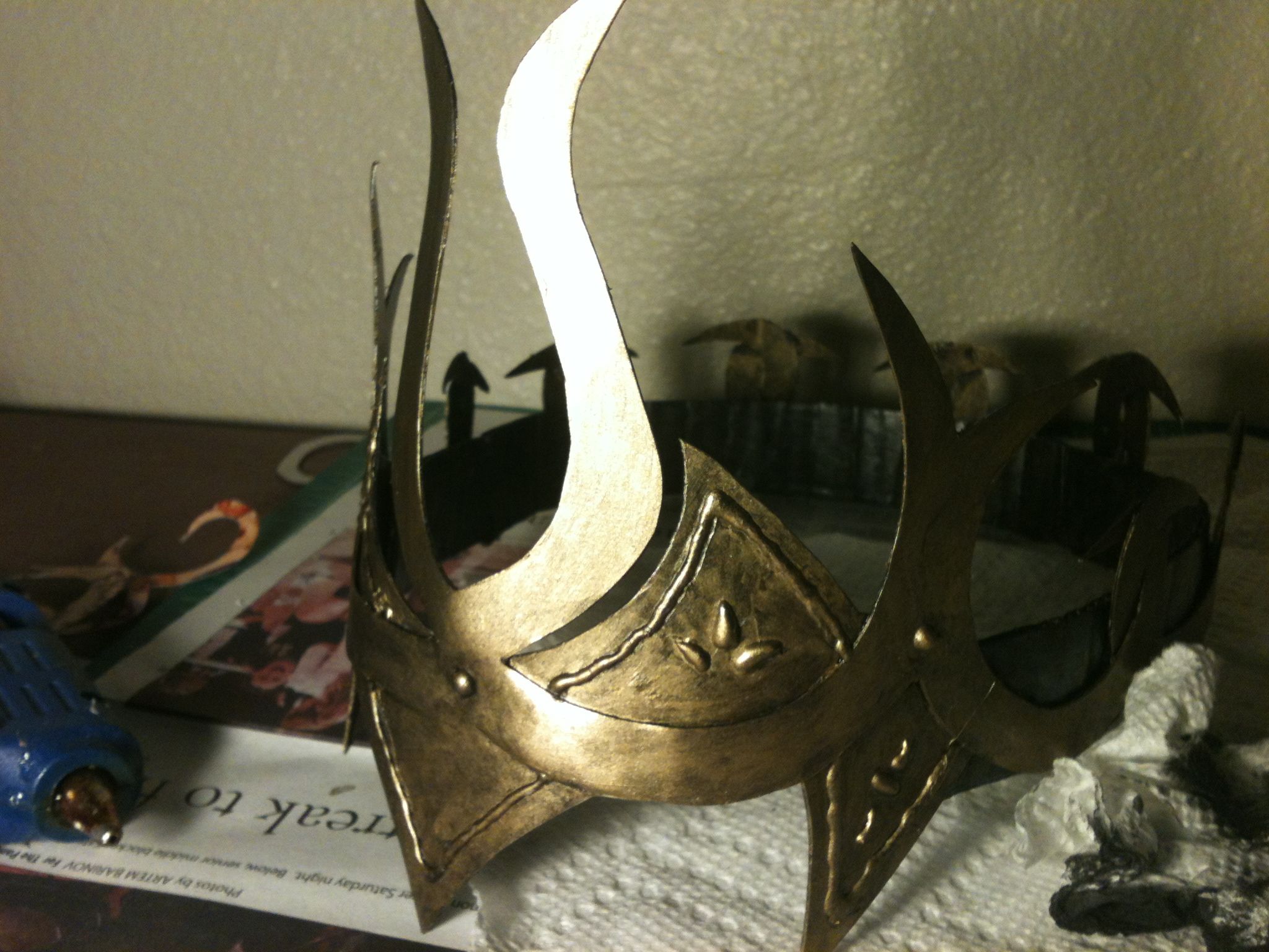 Fantasy Crown : 4 Steps (with Pictures) - Instructables