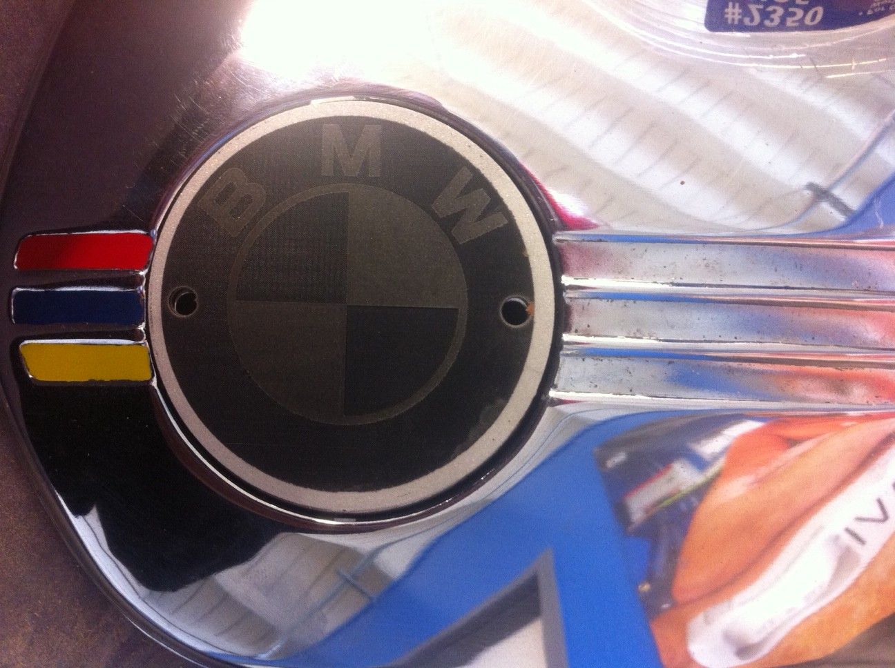 How to Make a Custom BMW Emblem. : 4 Steps - Instructables