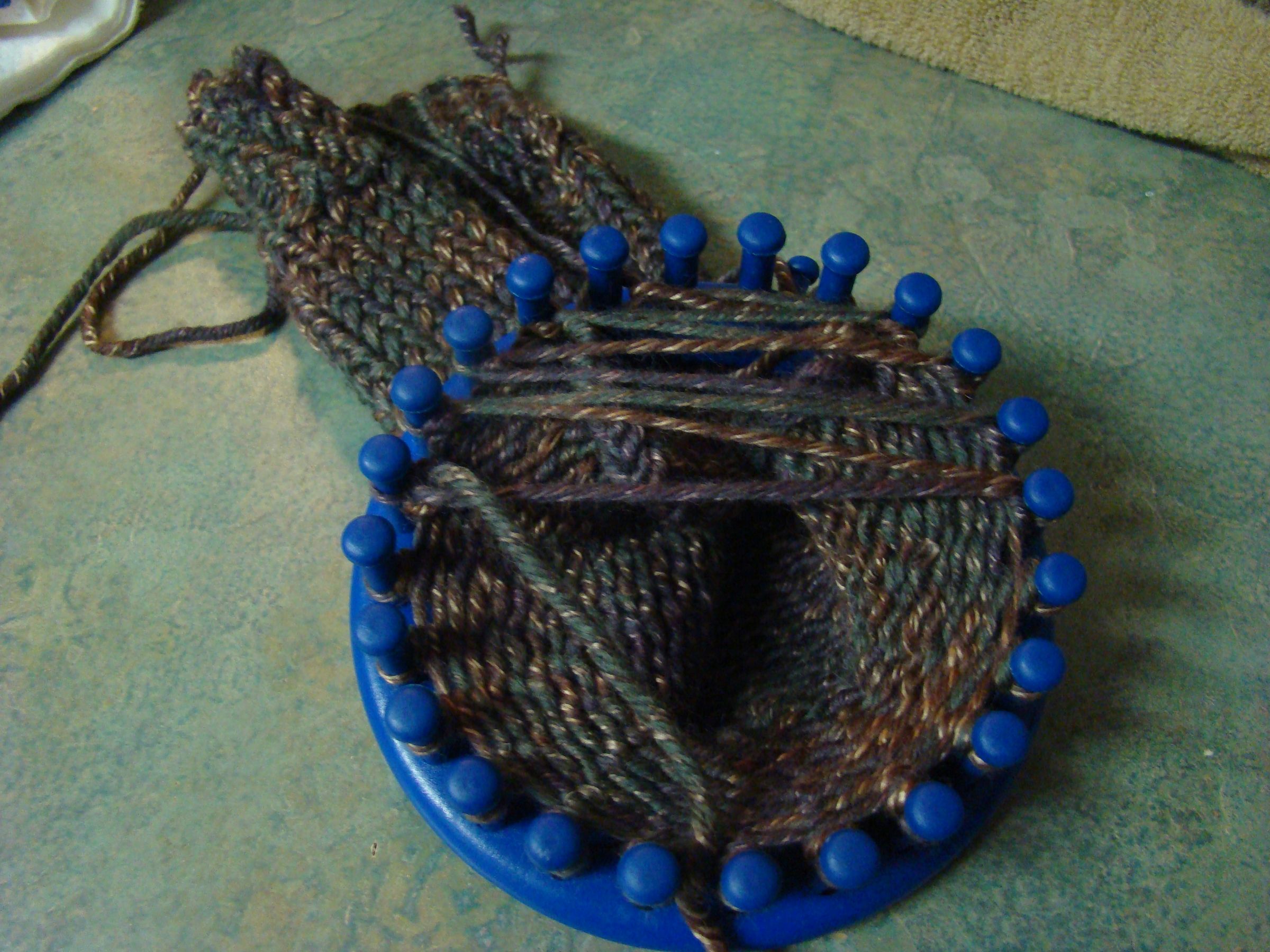 How to Make Warm Mittens Using a Round Loom : 22 Steps - Instructables