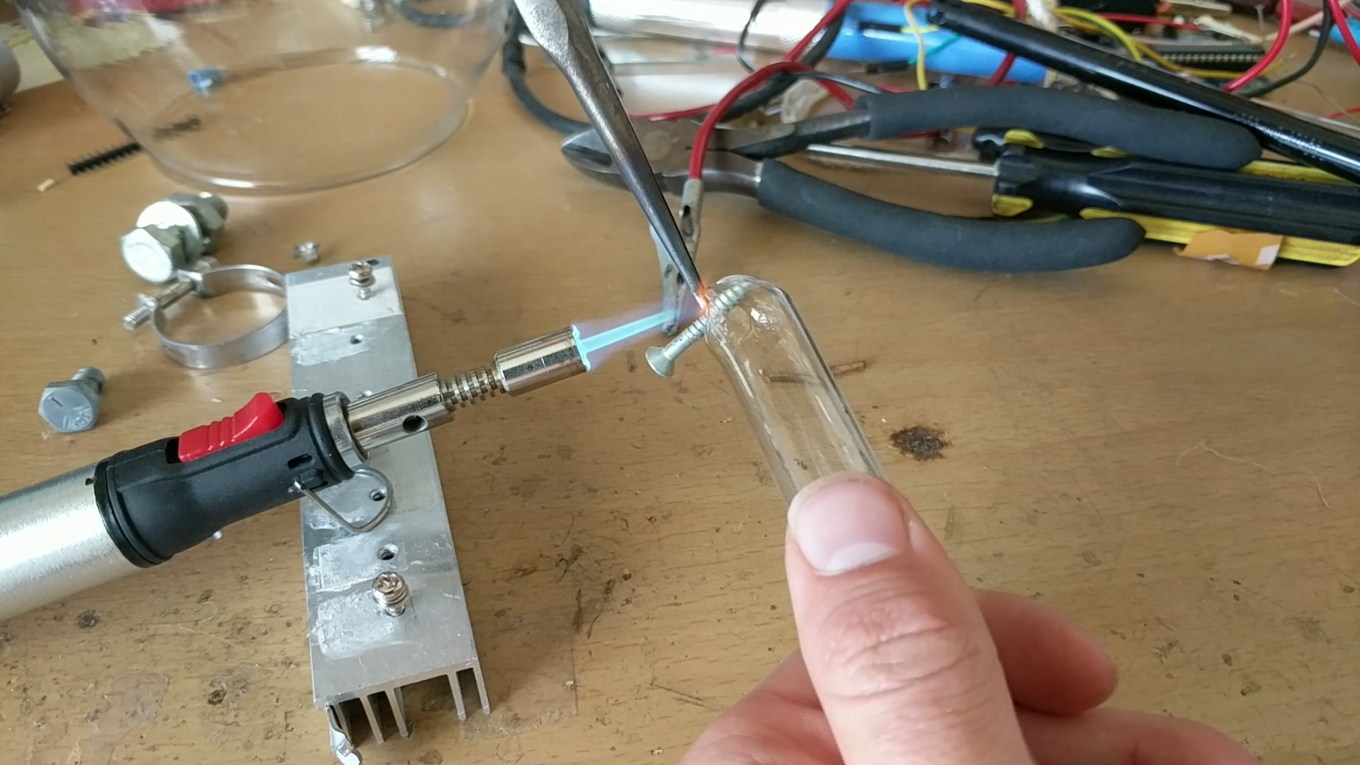 DIY Cathode Ray Tube: Interacting With Electrons : 12 Steps (with ...