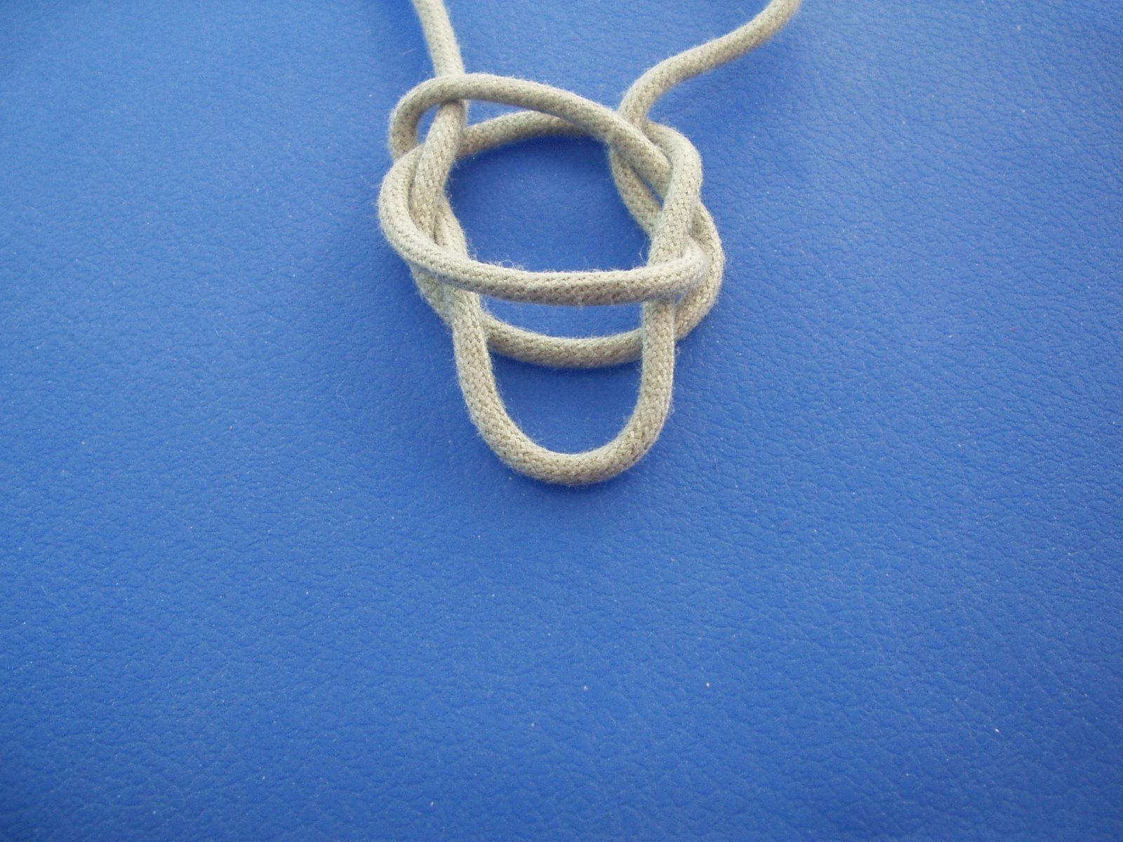 Overhand, Overhand Stopper Knot : 8 Steps - Instructables