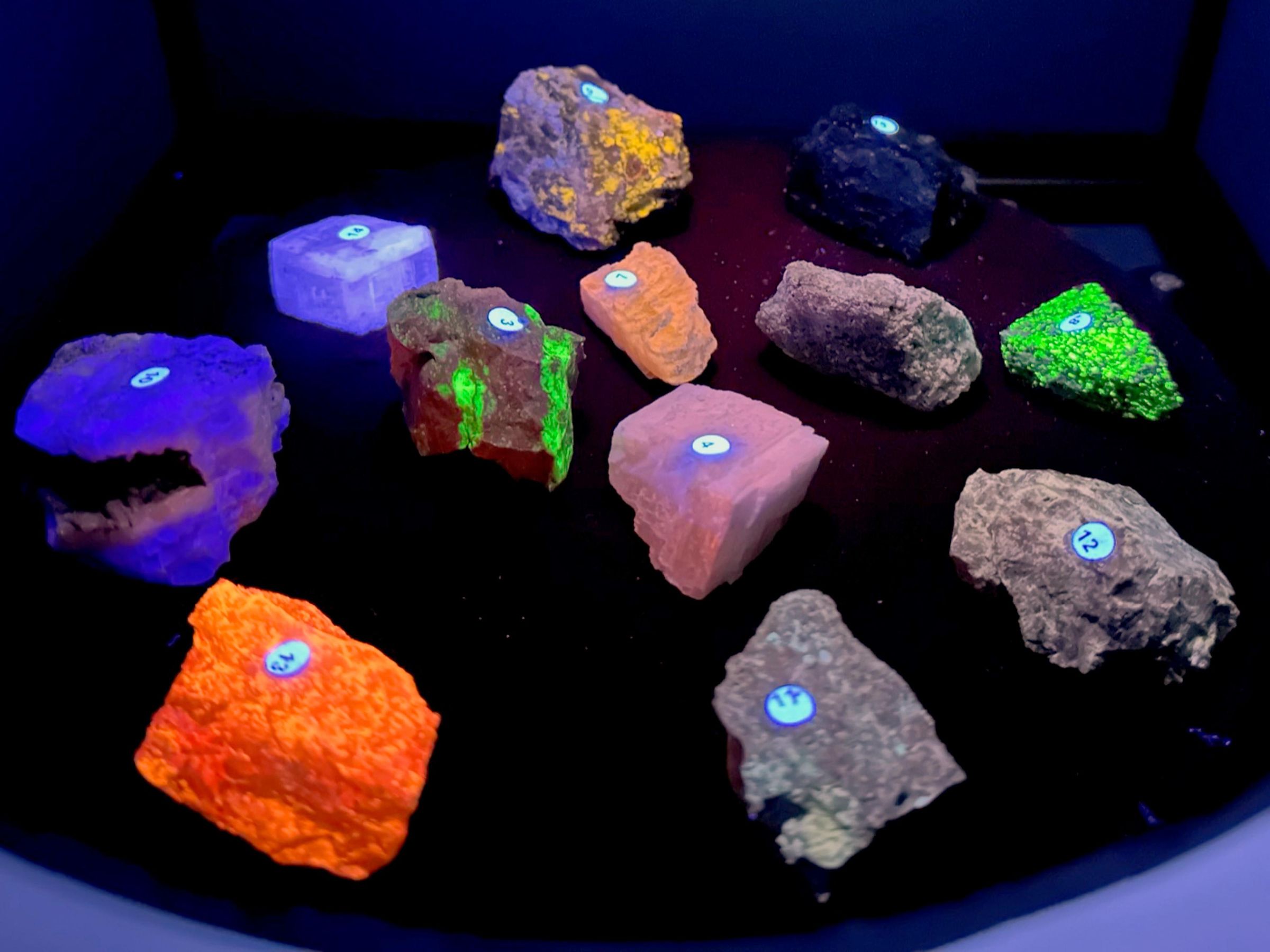 Build a Simple UV Photography Box : 25 Steps (with Pictures ...