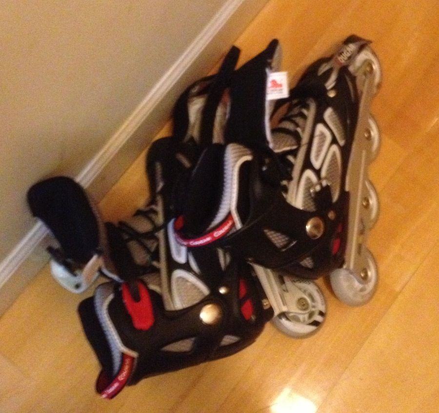 Dirt Cheap Roller Blade Shelf : 3 Steps - Instructables