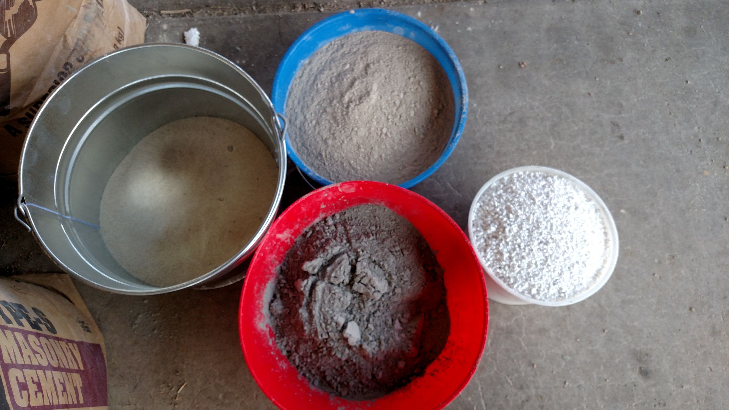 The Mini Steel Bucket Foundry. : 4 Steps (with Pictures) - Instructables