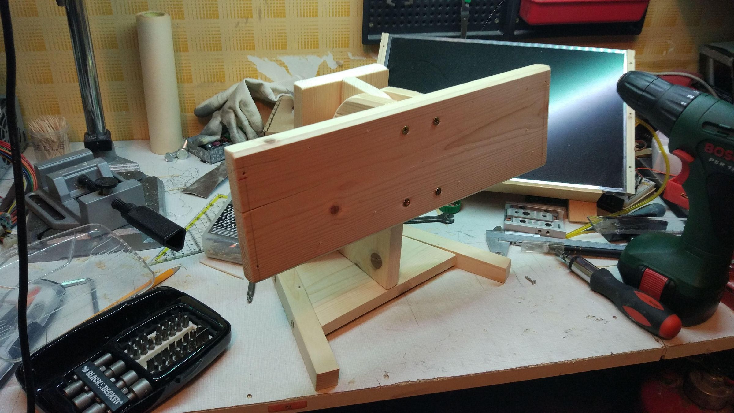 ECO-friendly Wooden Monitor : 4 Steps (with Pictures) - Instructables