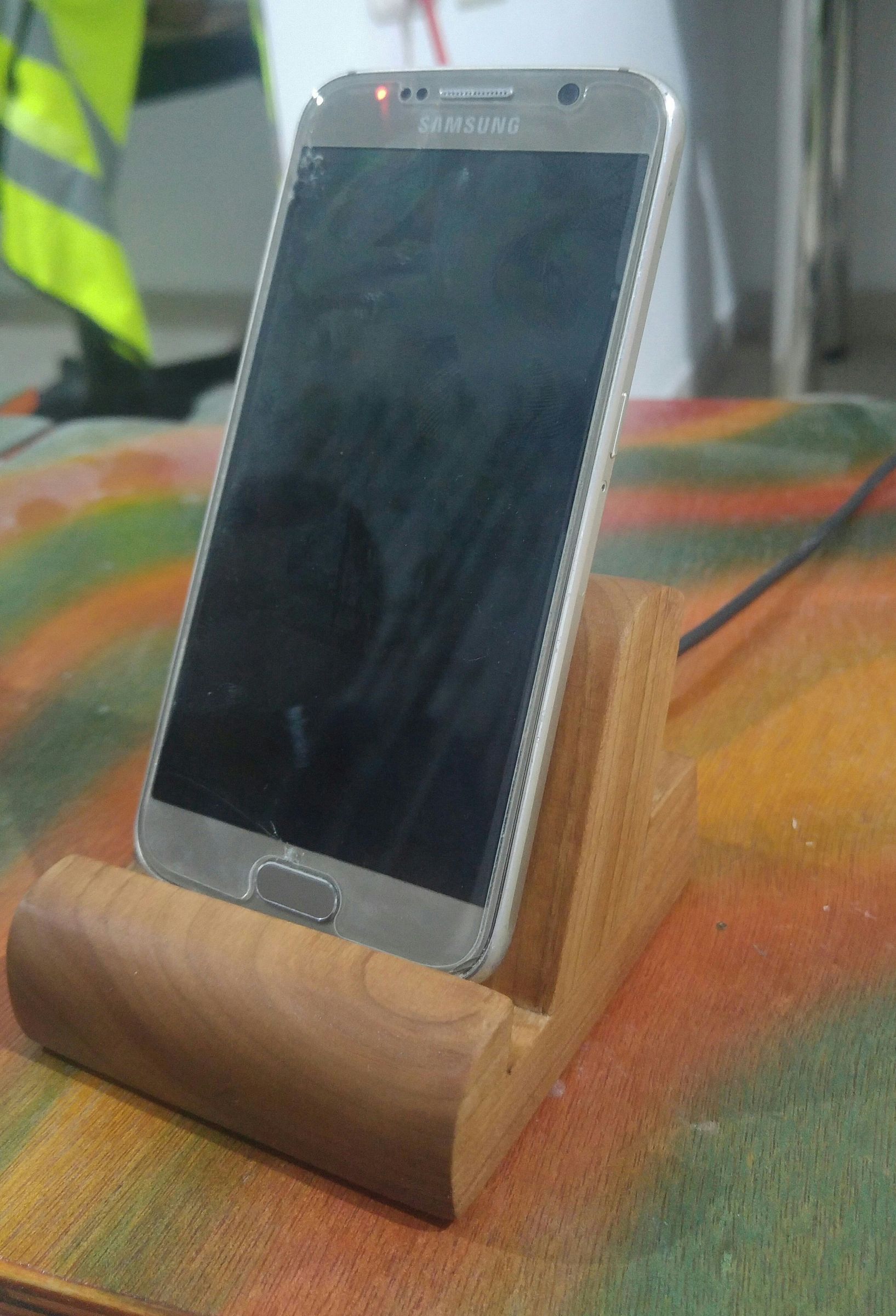 Phone Charging Dock : 6 Steps (with Pictures) - Instructables