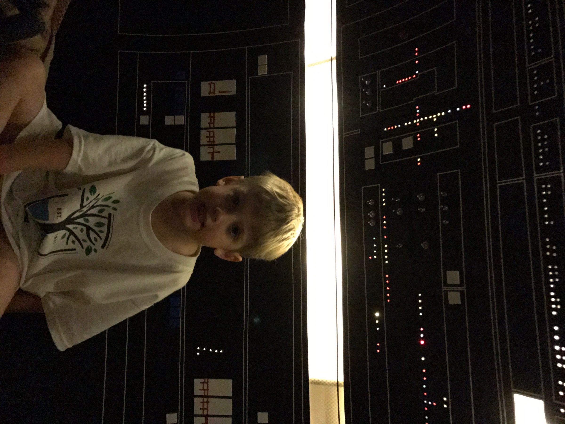 Make a Millennium Falcon Playhouse - Massive Update : 23 Steps (with ...