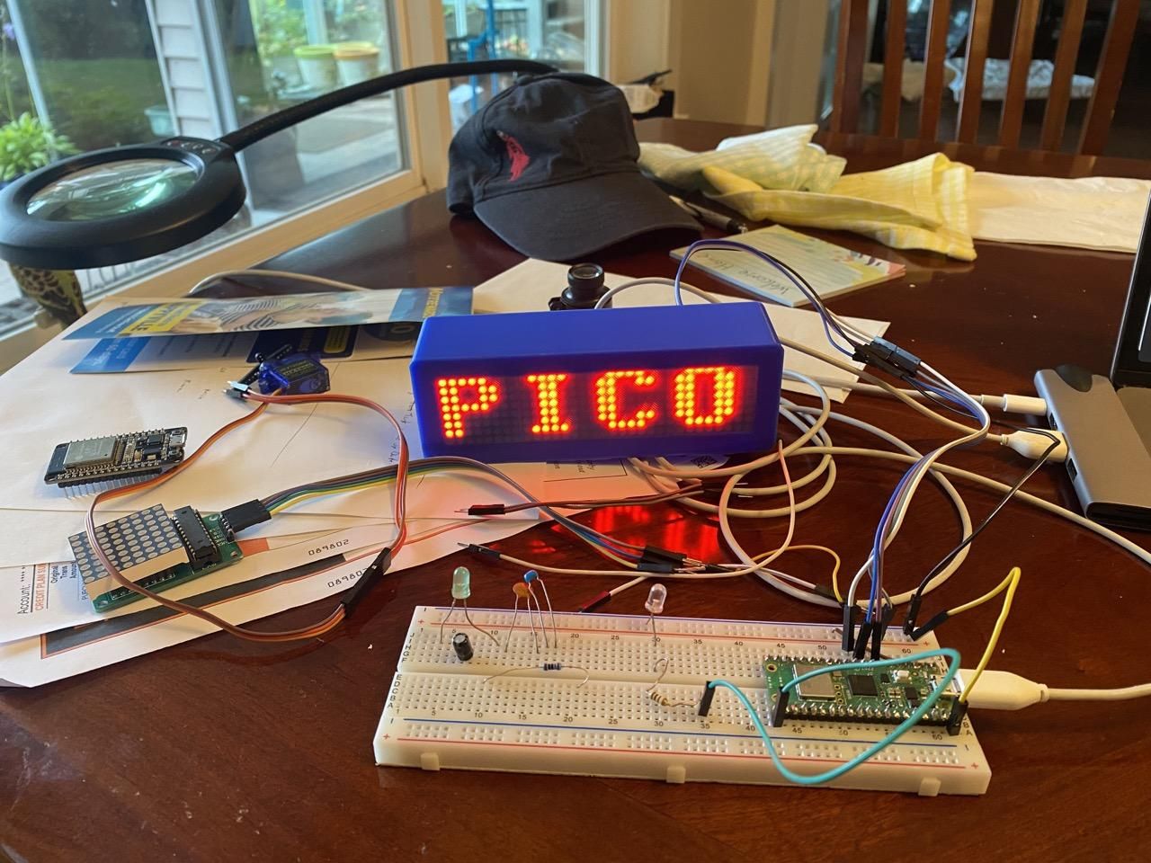 Raspberry Pi Pico – MAX7219 8x8 Dot Matrix Scrolling Display : 8 Steps ...