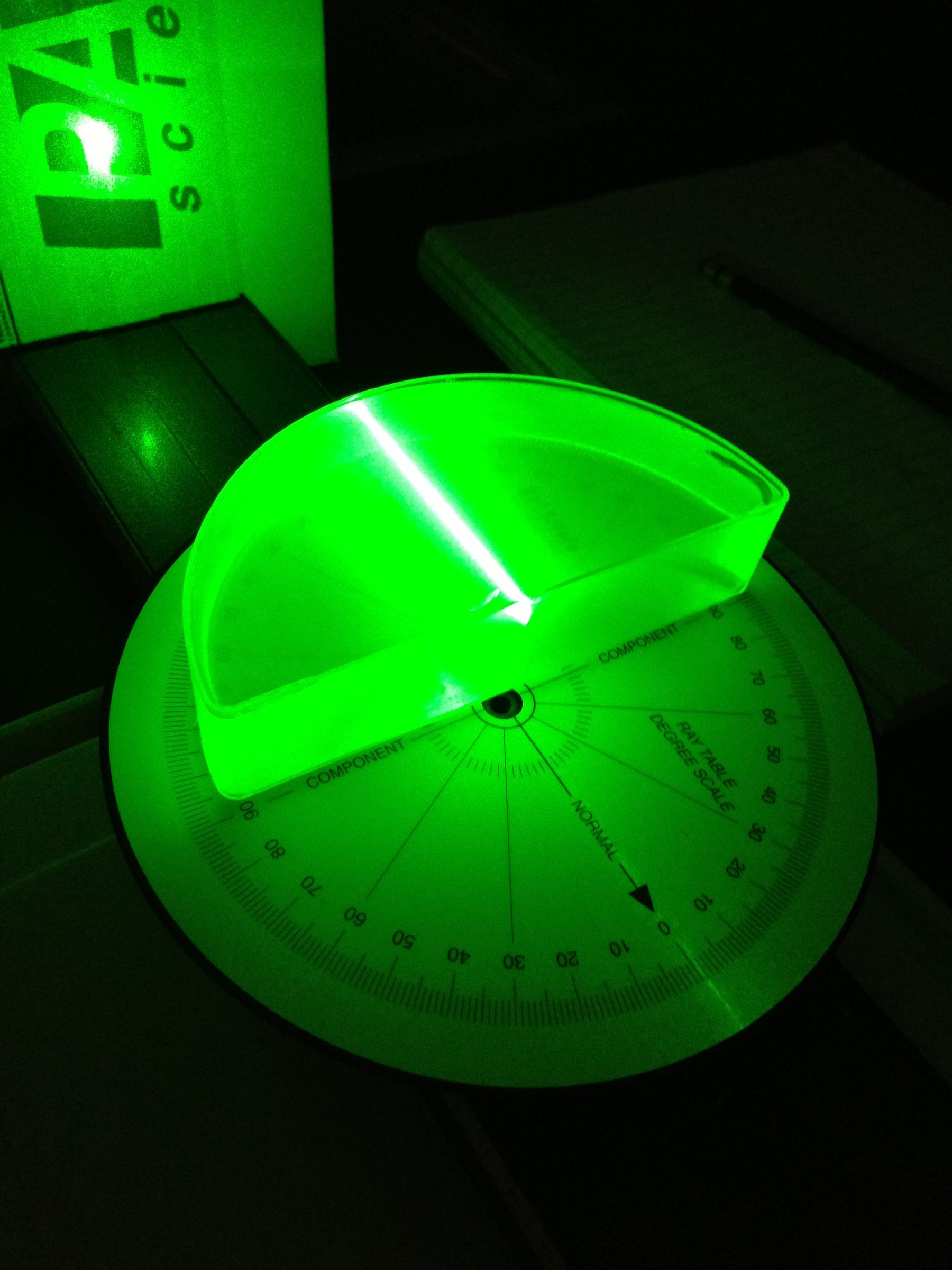 Changing Refraction Due to Color Through Gelatin : 5 Steps - Instructables
