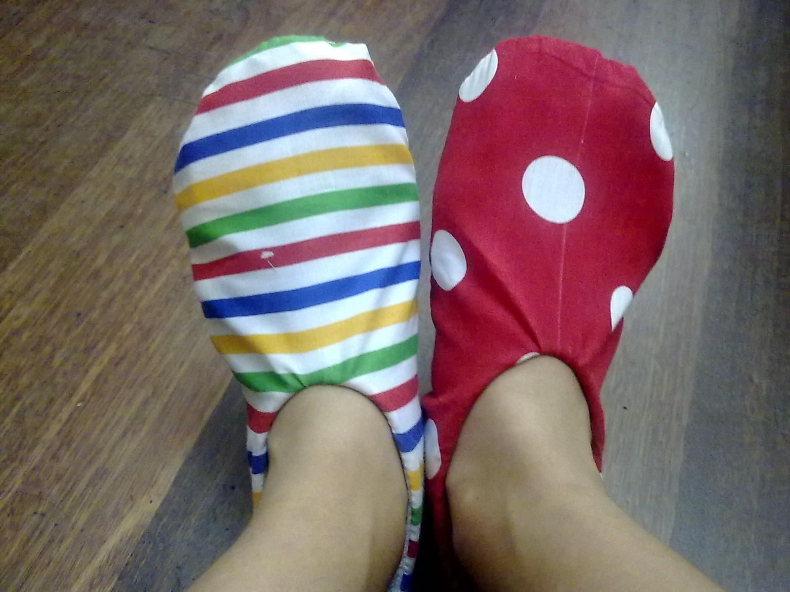 Reversible Soft Slipper Shoes : 7 Steps (with Pictures) - Instructables