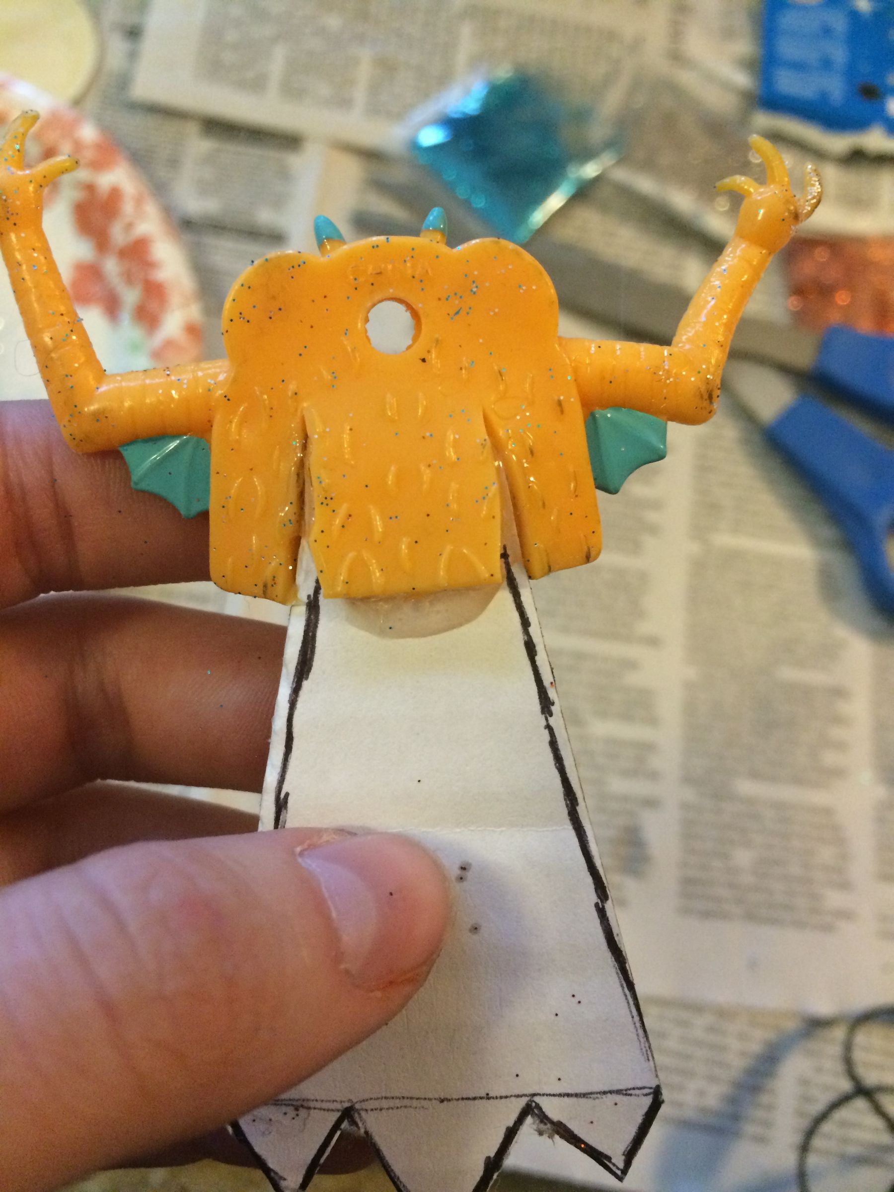 GLITTER MONSTER Necklaces! : 14 Steps - Instructables