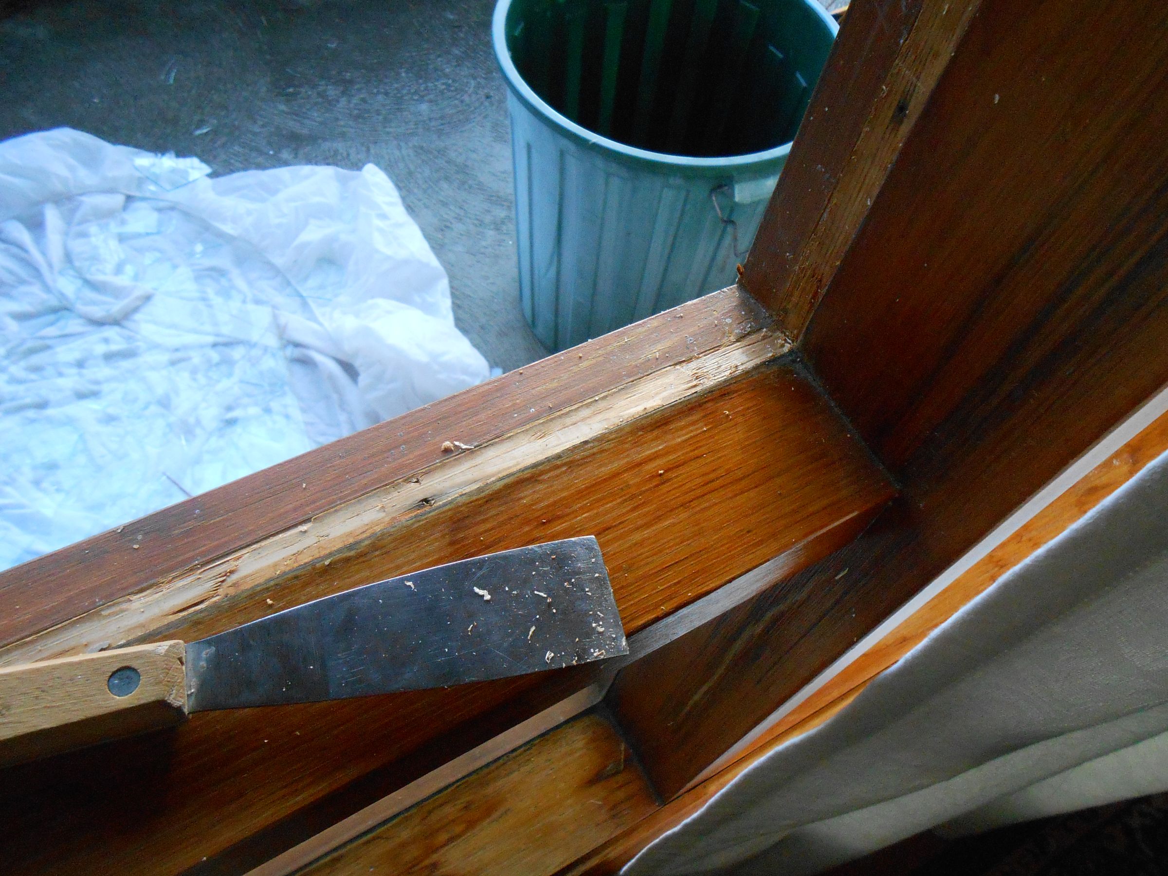 How to Replace the Glass in a Wood Frame Window. : 3 Steps (with ...