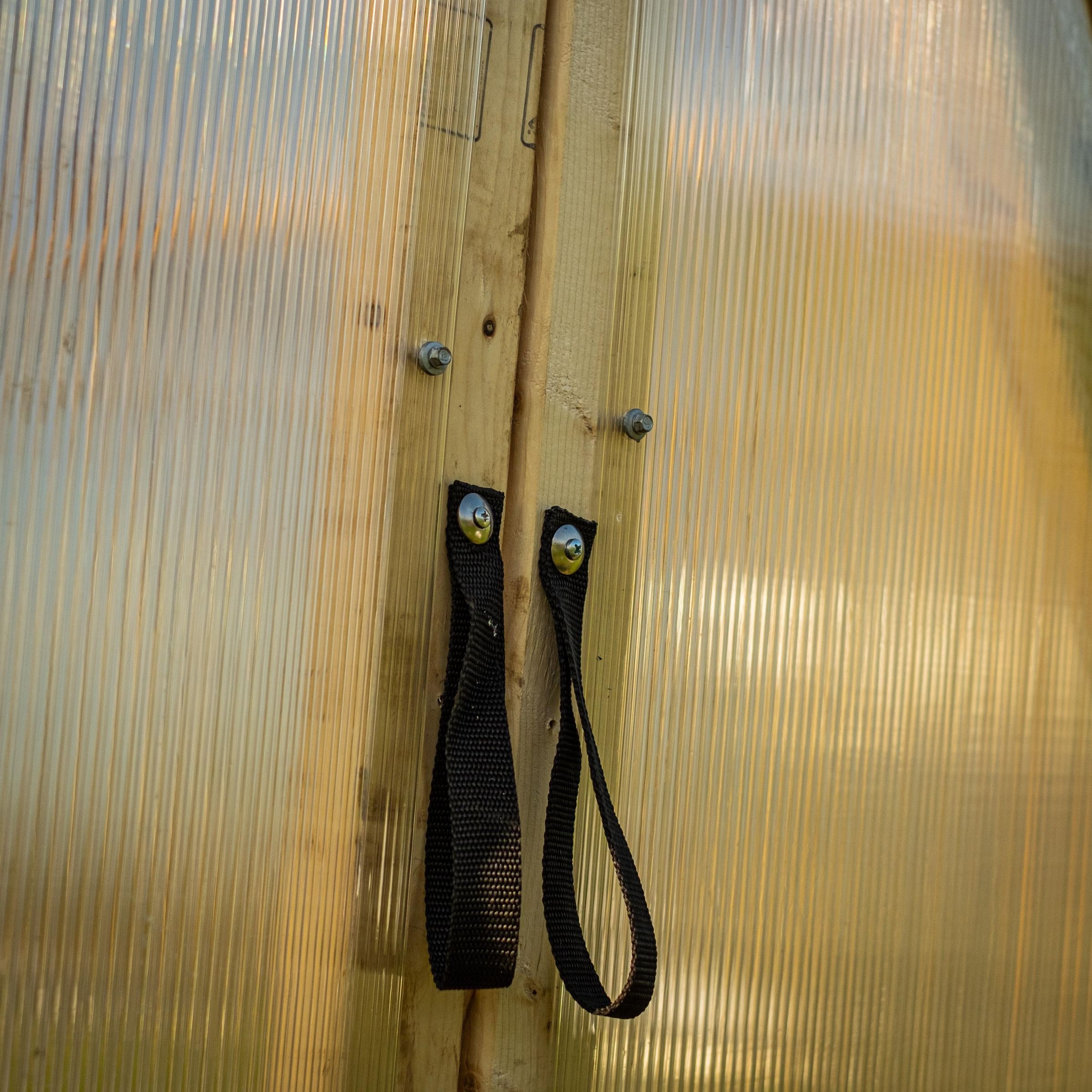 HIVE.1 an Experimental Low-cost High-efficiency Greenhouse : 11 Steps ...