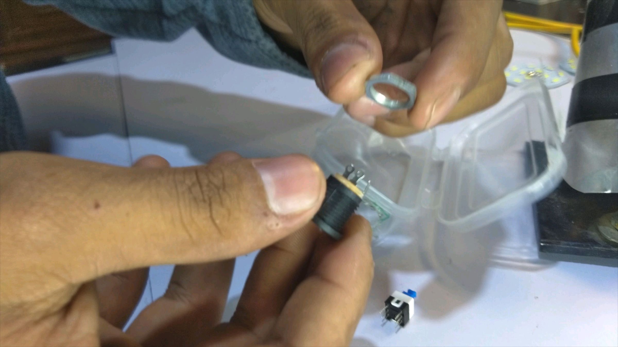 DIY LED FLASHLIGHT (SUPER BRIGHT) : 12 Steps (with Pictures ...