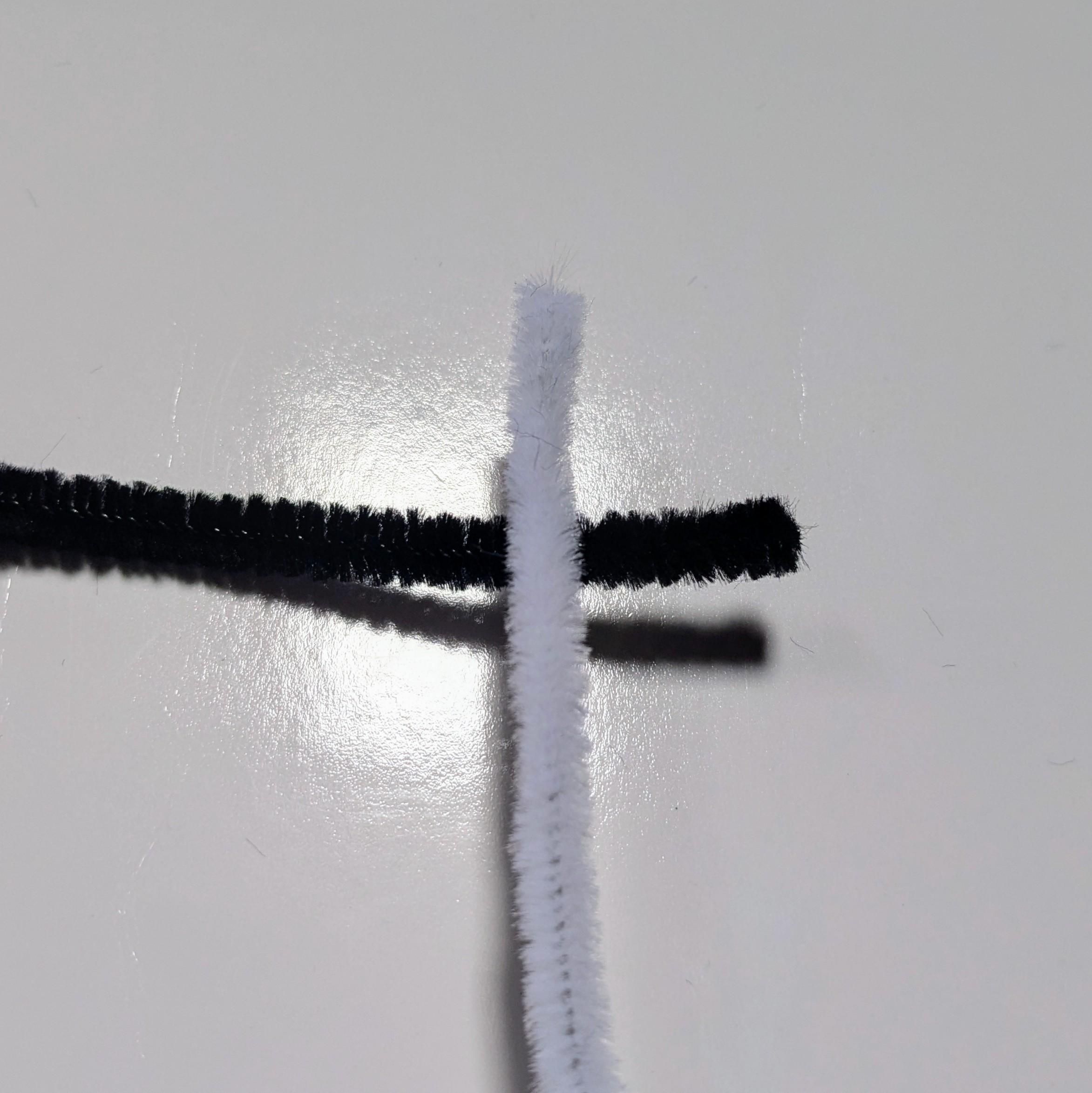 DIY Spooky Pipe-cleaner Spiders : 21 Steps (with Pictures) - Instructables