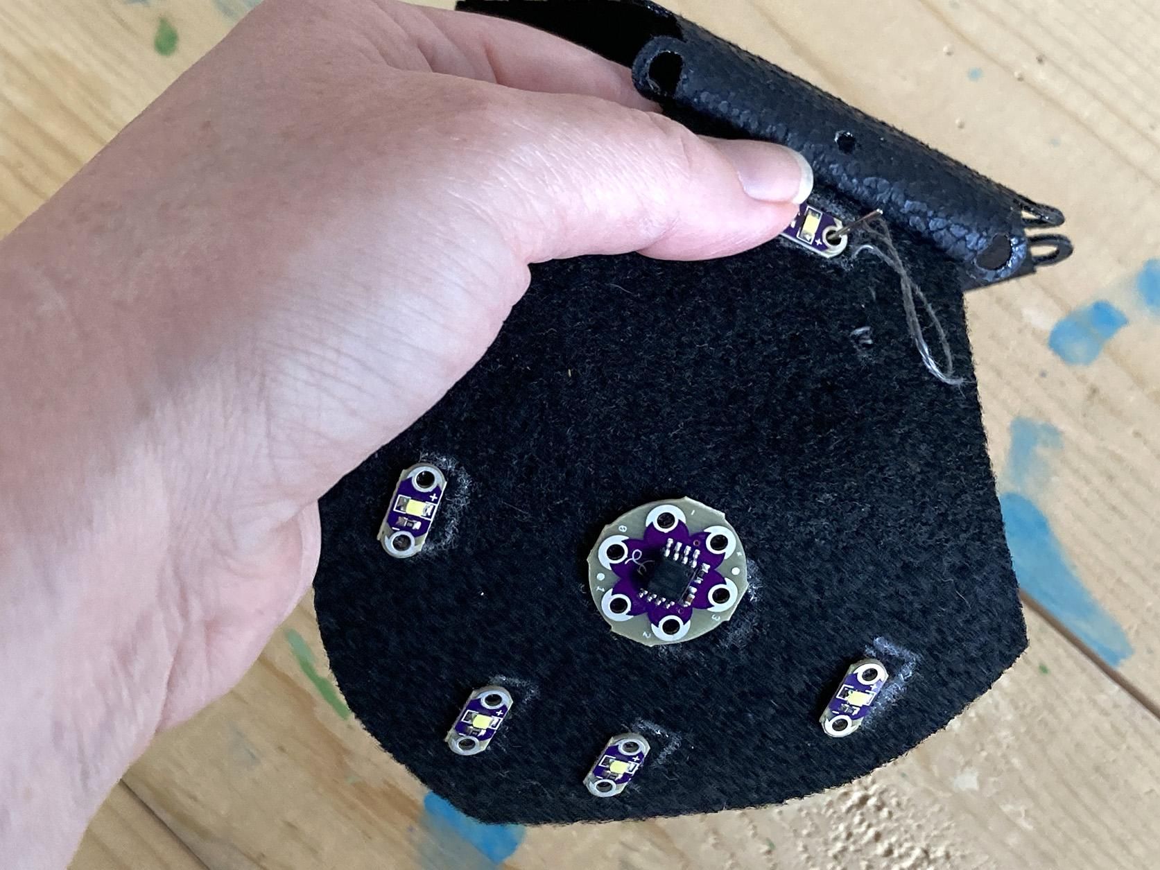 Twinkling Necklace : 11 Steps (with Pictures) - Instructables