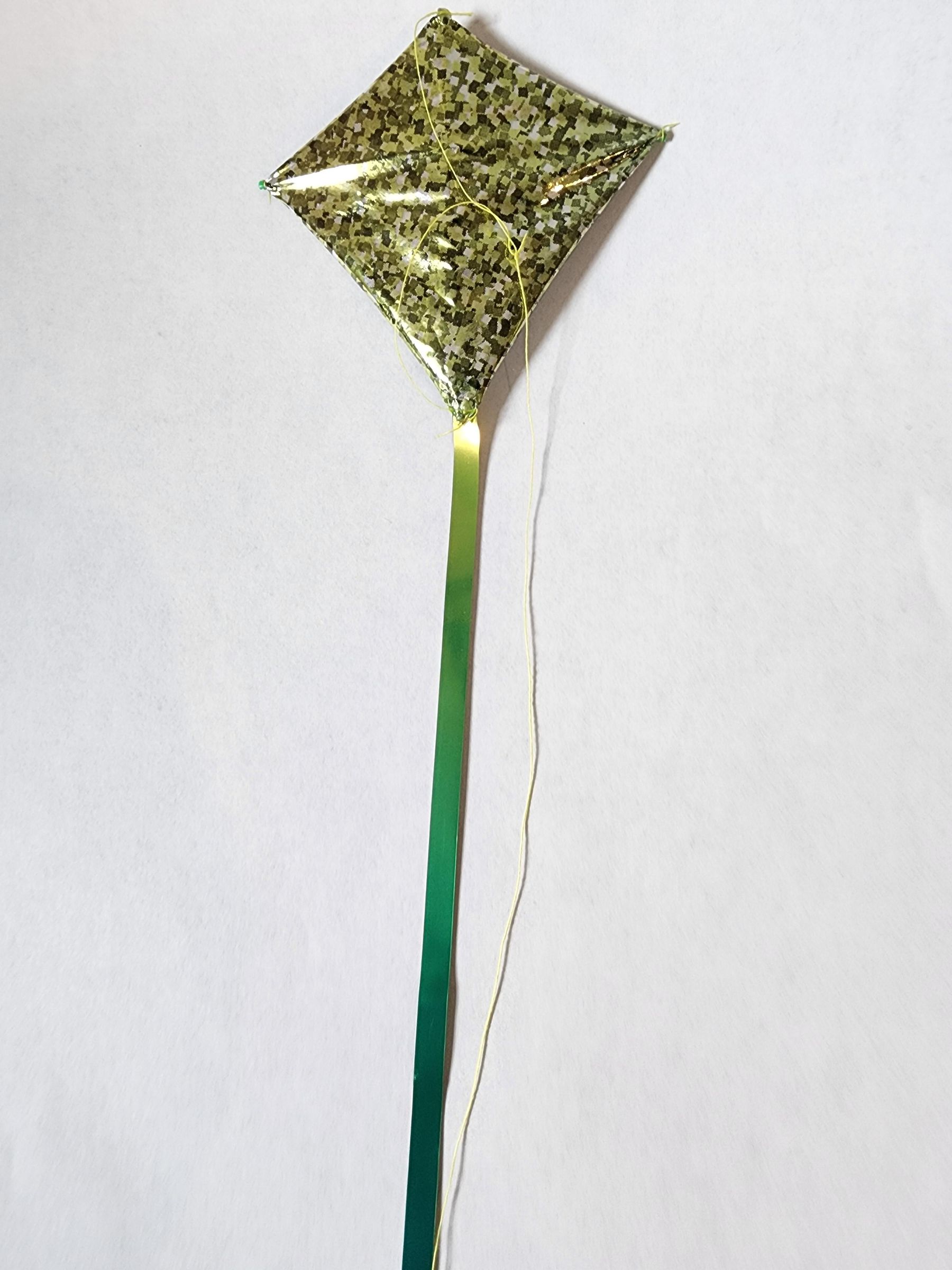 Mini / Micro Scale Kite : 11 Steps - Instructables