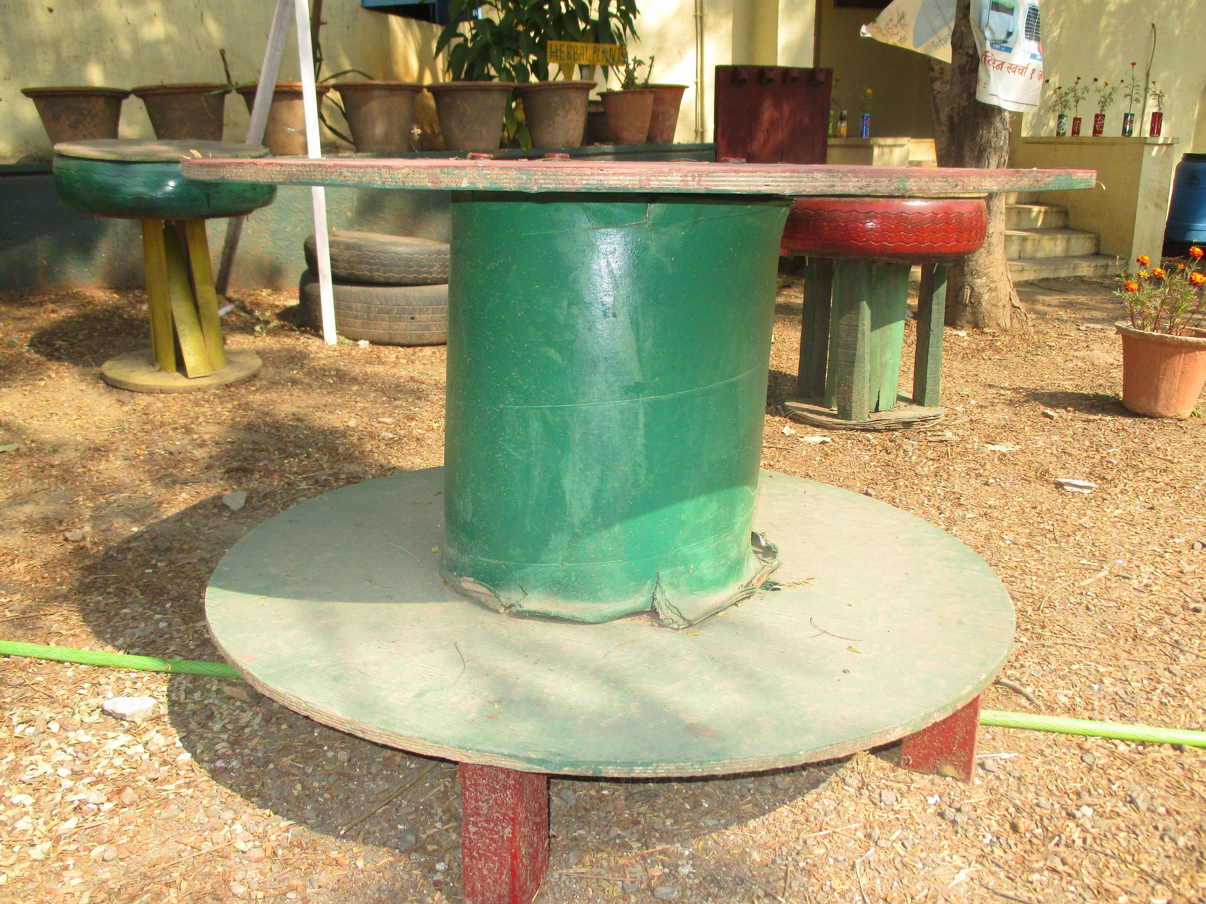 Table-chair From Scrap : 4 Steps - Instructables