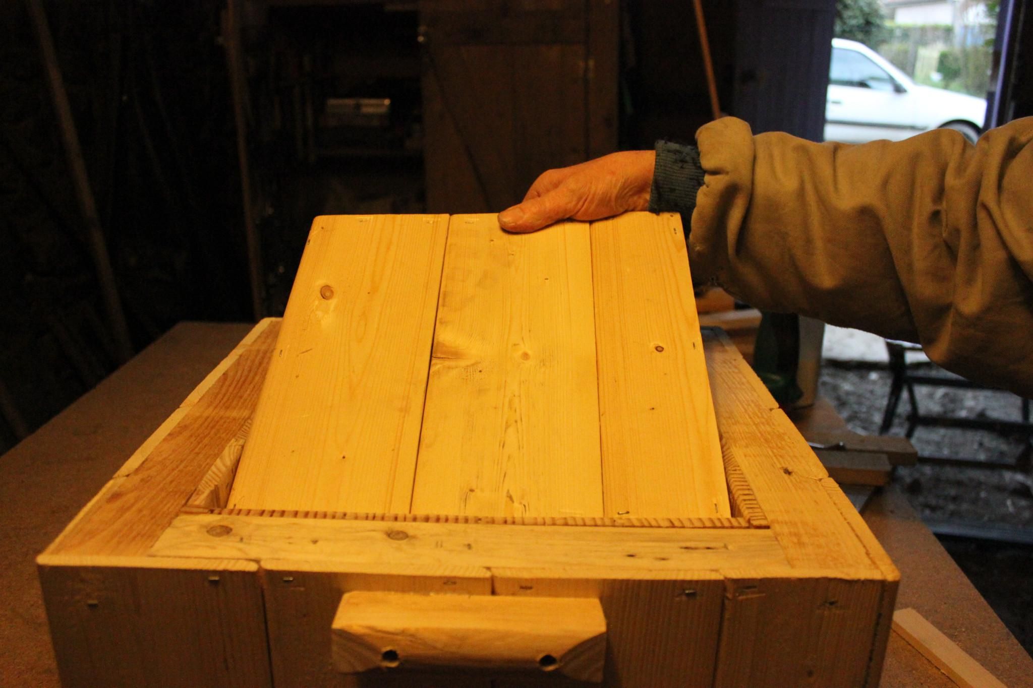 Make a Wooden Fuelless Cooker or Hay-box Using Scrap Wood and Hemp Wool ...