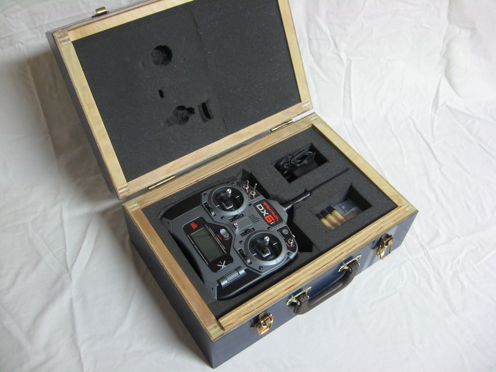 Wooden Suitcase : 10 Steps (with Pictures) - Instructables