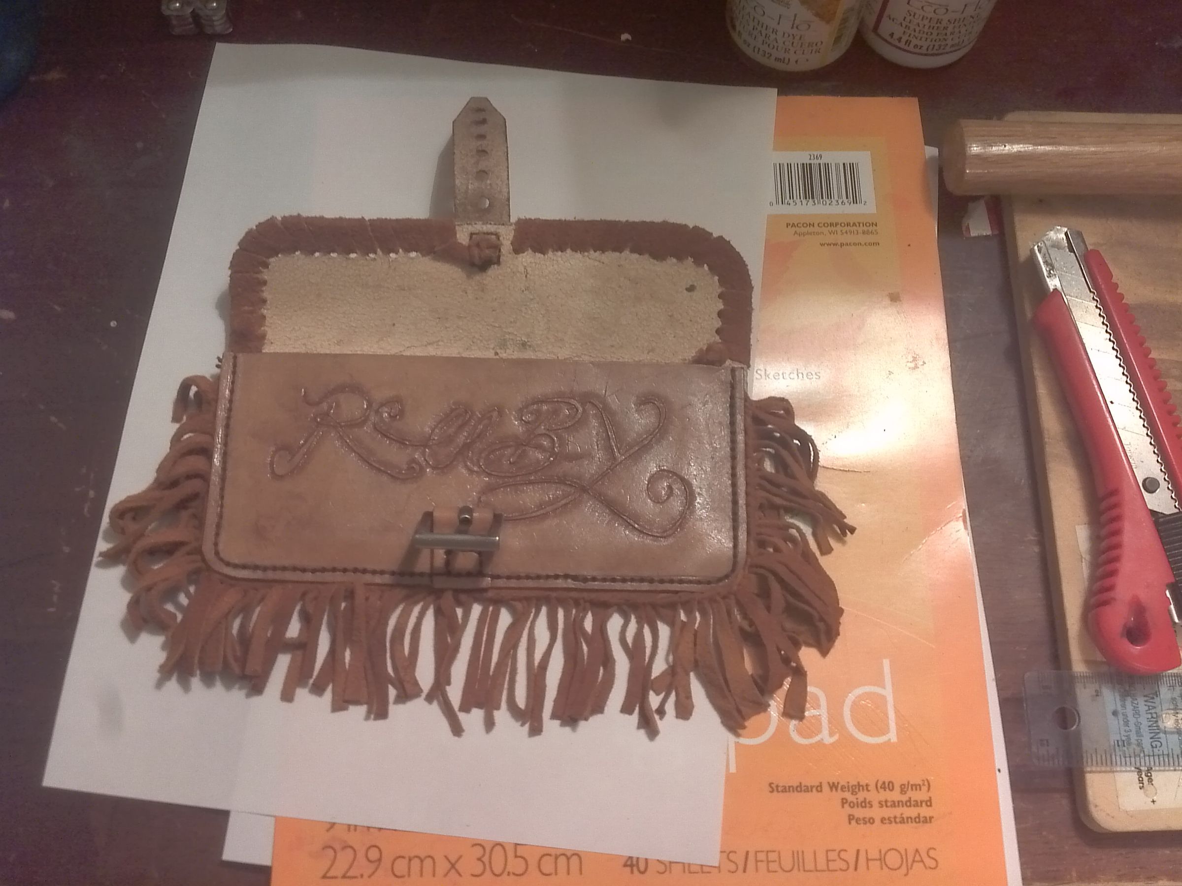 Handmade Leather Pouch for X-mas Gift : 7 Steps - Instructables