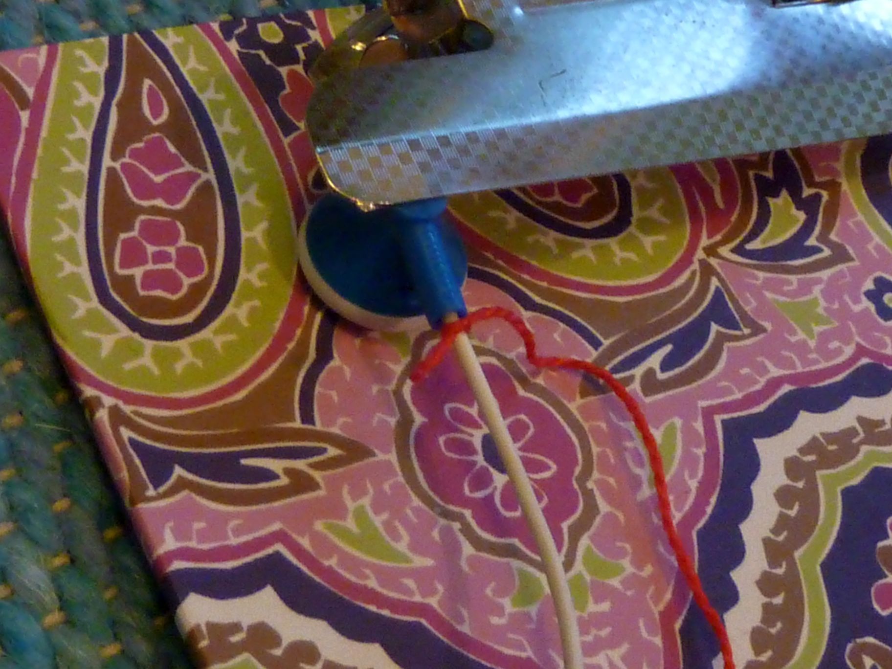 How to Make Earbuds Colorful Using Thread : 8 Steps (with Pictures ...
