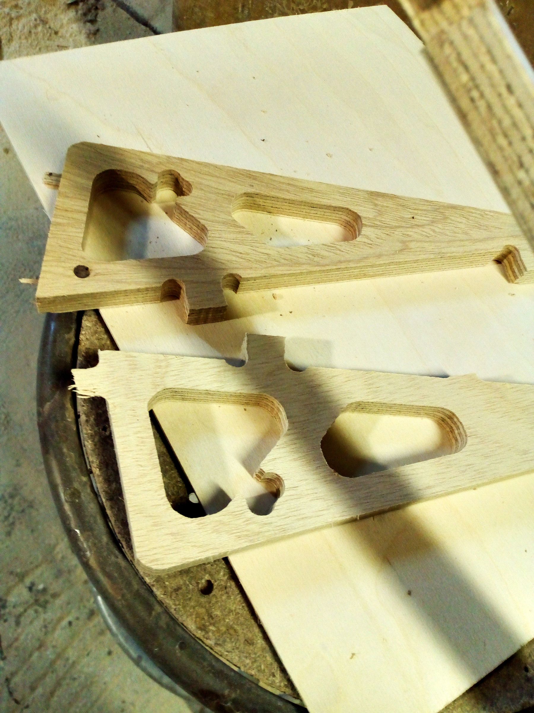 Plywood Laptop Stand : 4 Steps - Instructables