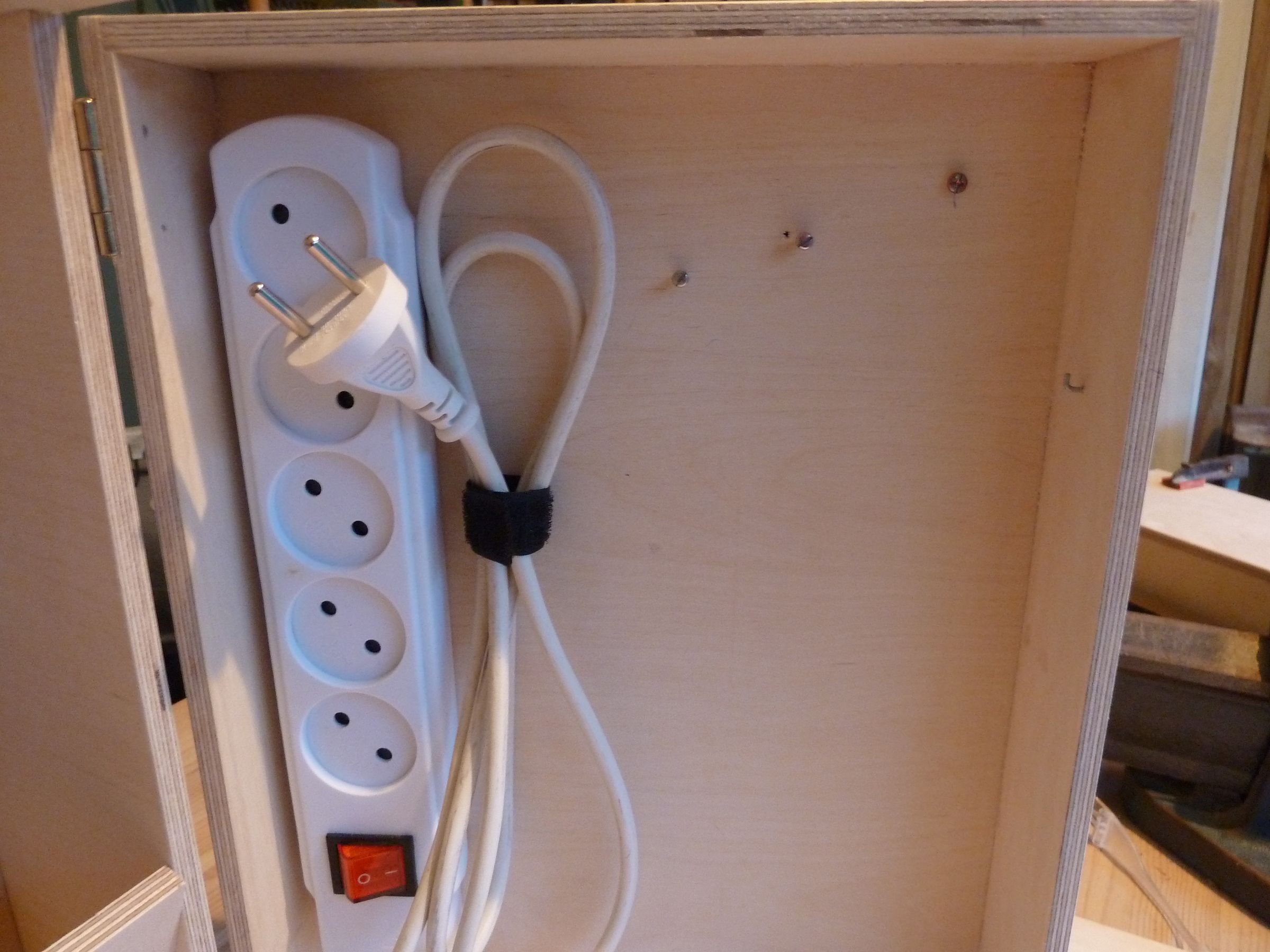 Make a Portable Workstation : 14 Steps (with Pictures) - Instructables