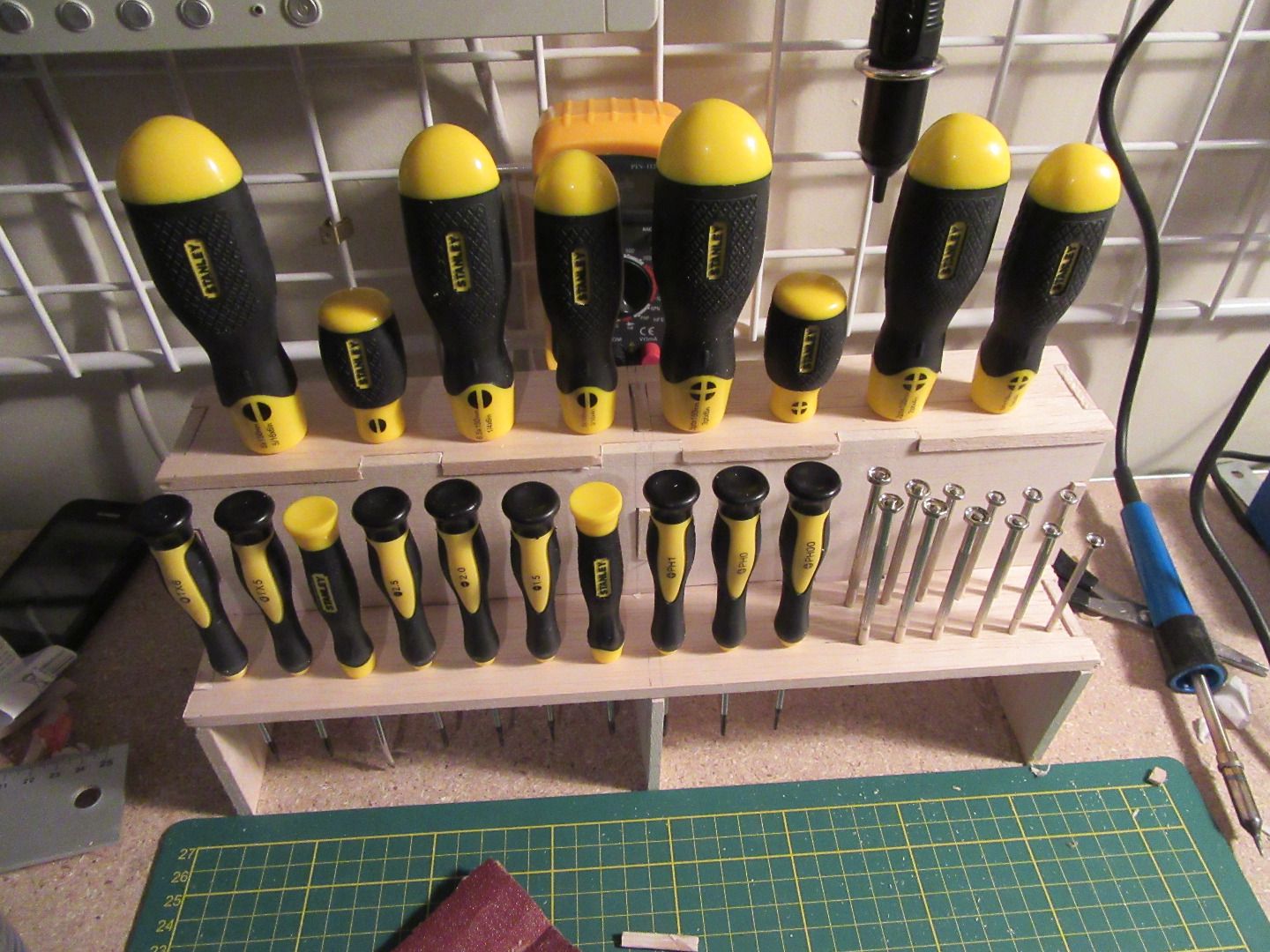 Screwdriver Organizer : 4 Steps (with Pictures) - Instructables