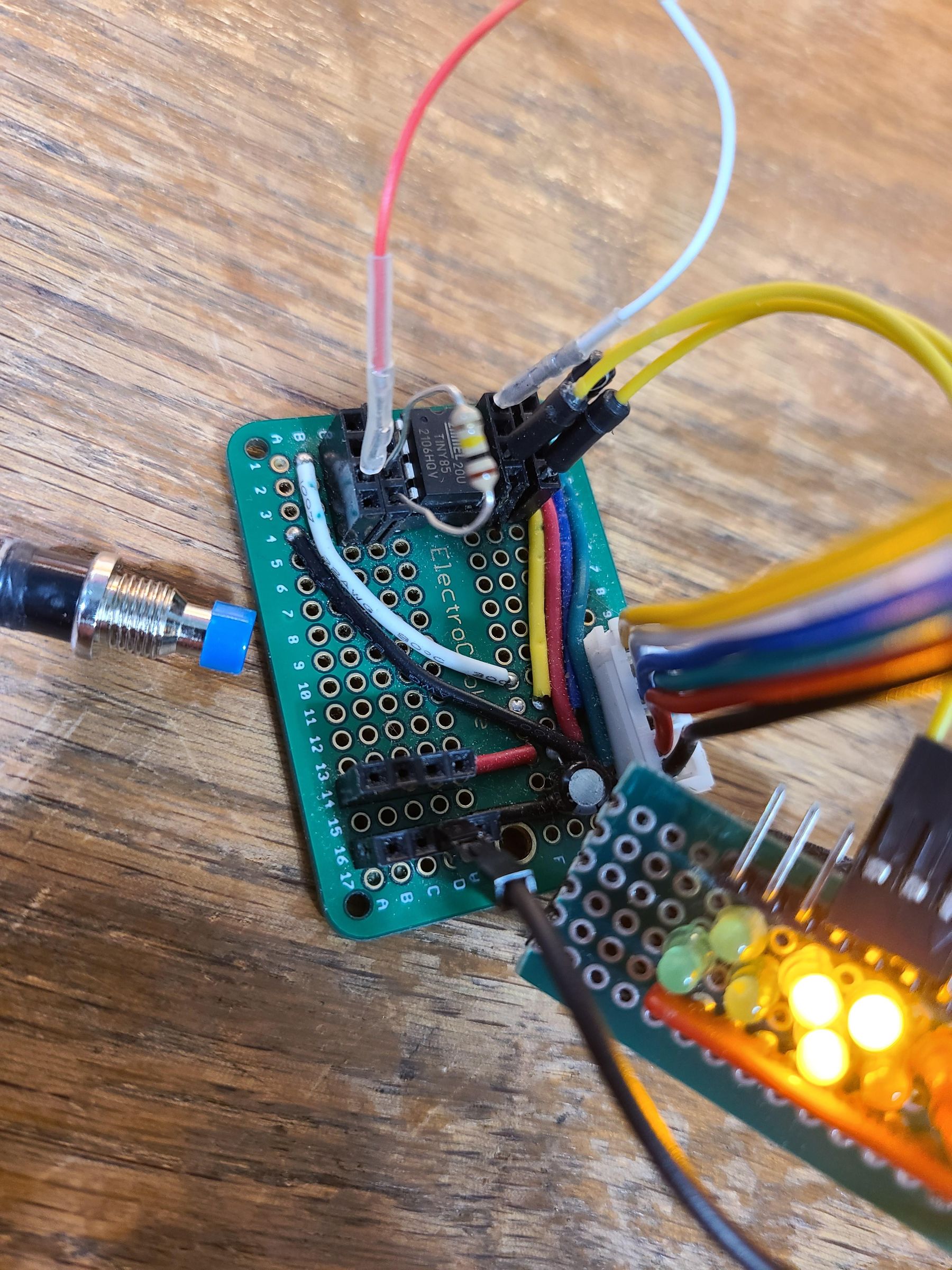 Attiny85 AVR PWM Haunted House Model LED Lights : 6 Steps - Instructables