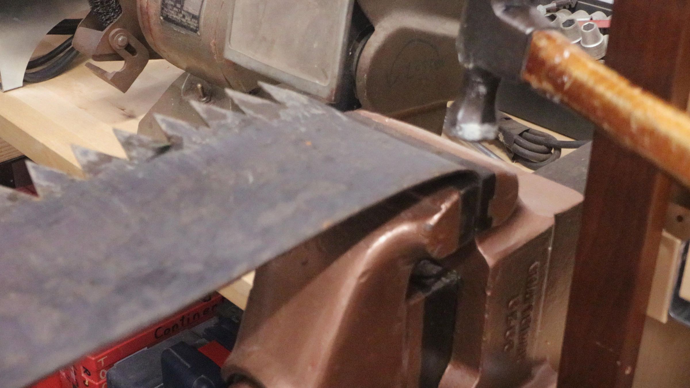 DIY Hammer-In Steel Garden Edging : 8 Steps (with Pictures) - Instructables