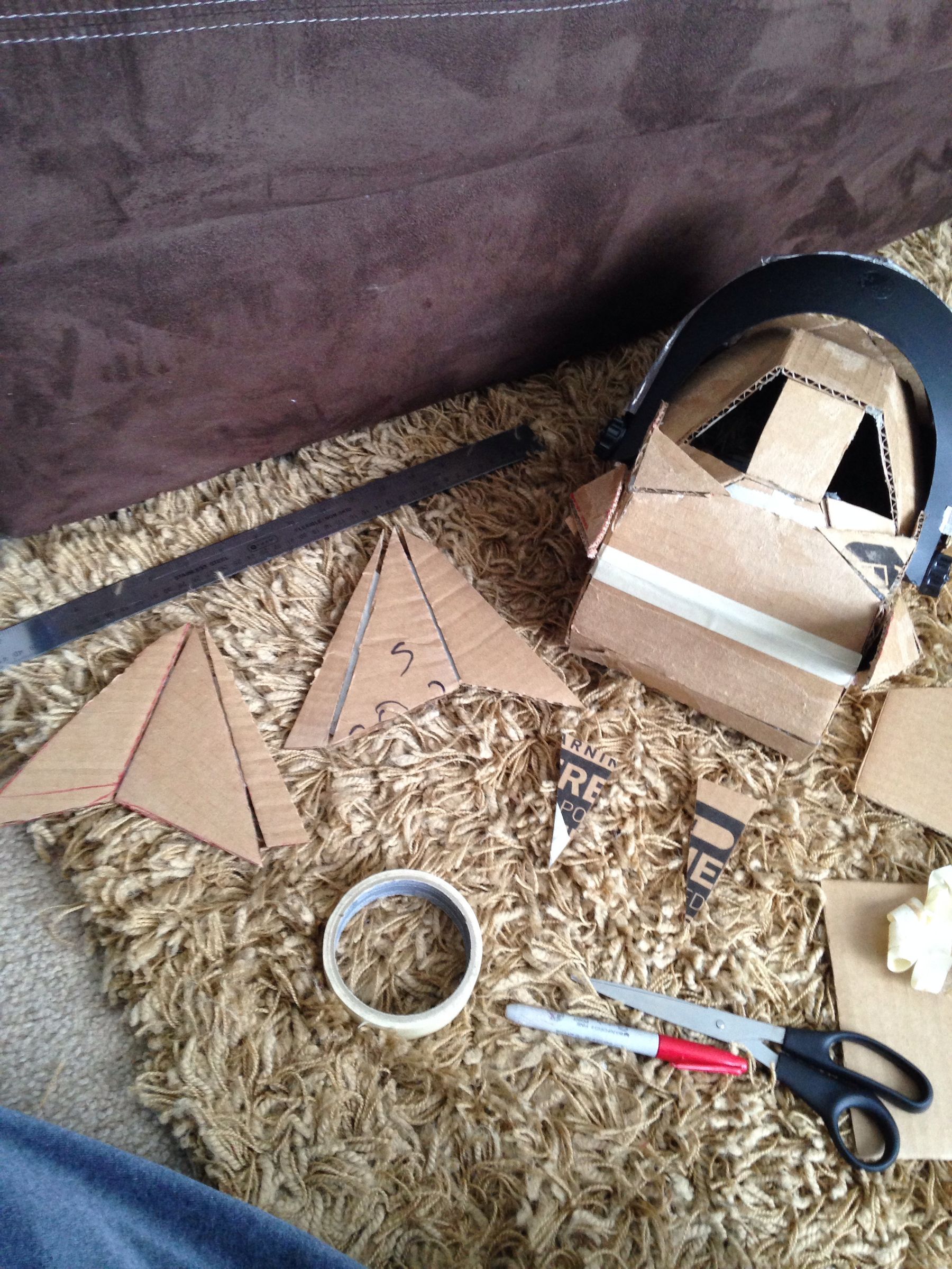 10 Easy Steps to a Cardboard Helmet : 10 Steps - Instructables