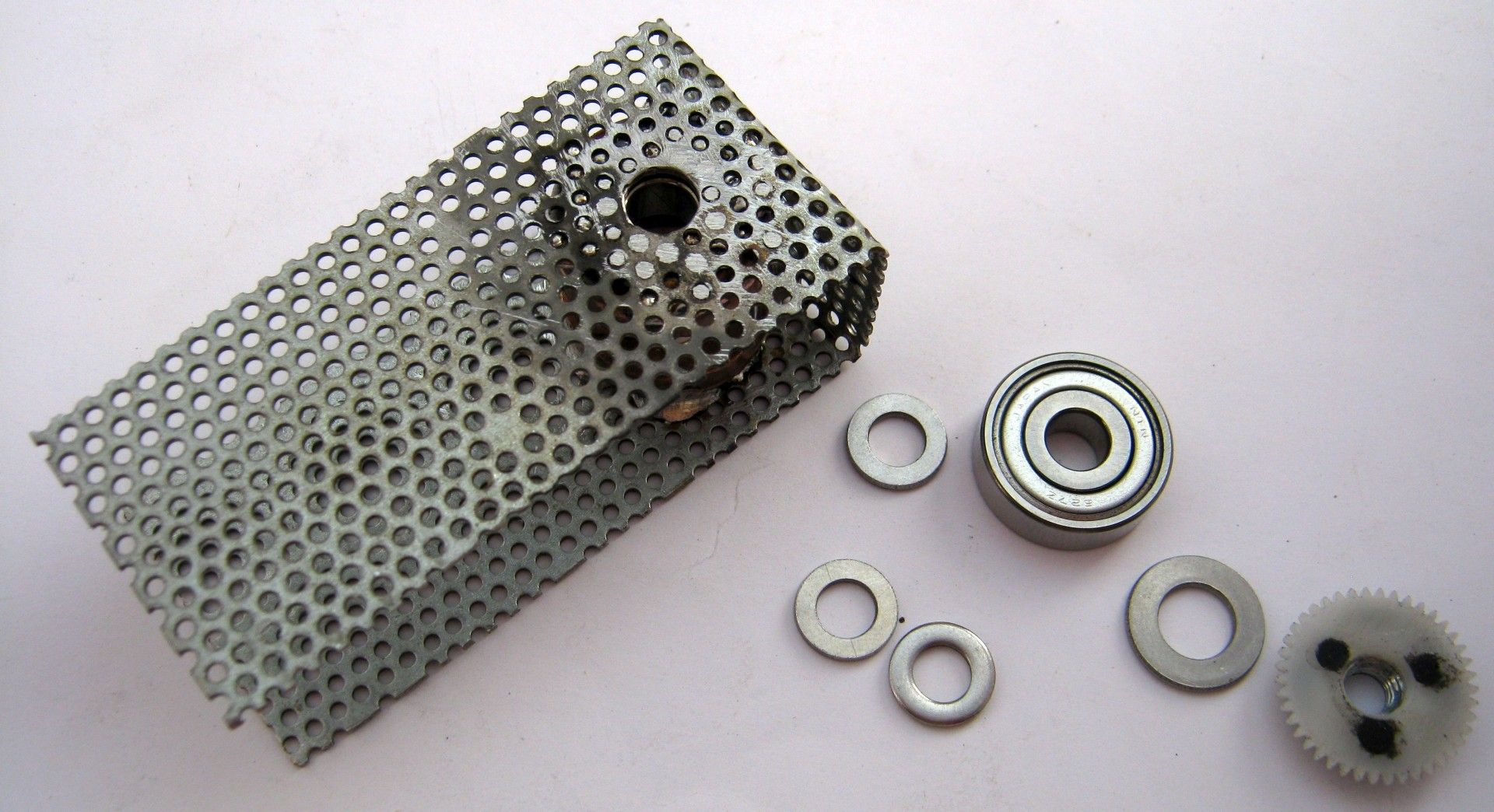 Dual Axis Transistorized Solar Tracker : 7 Steps (with Pictures ...