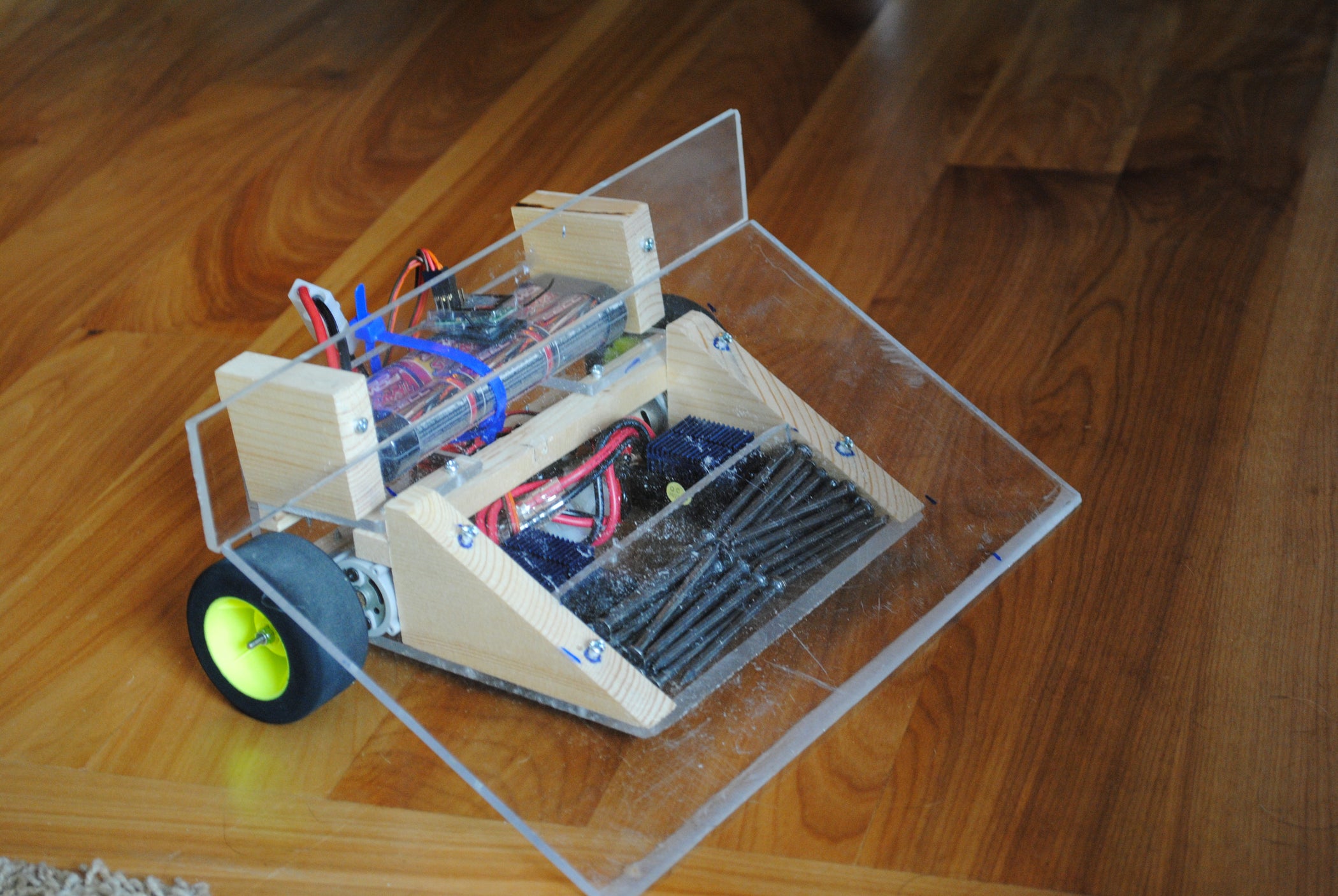 How to Make a Sumo Bot (Science Olympiad 2011 Rules) : 14 Steps (with ...