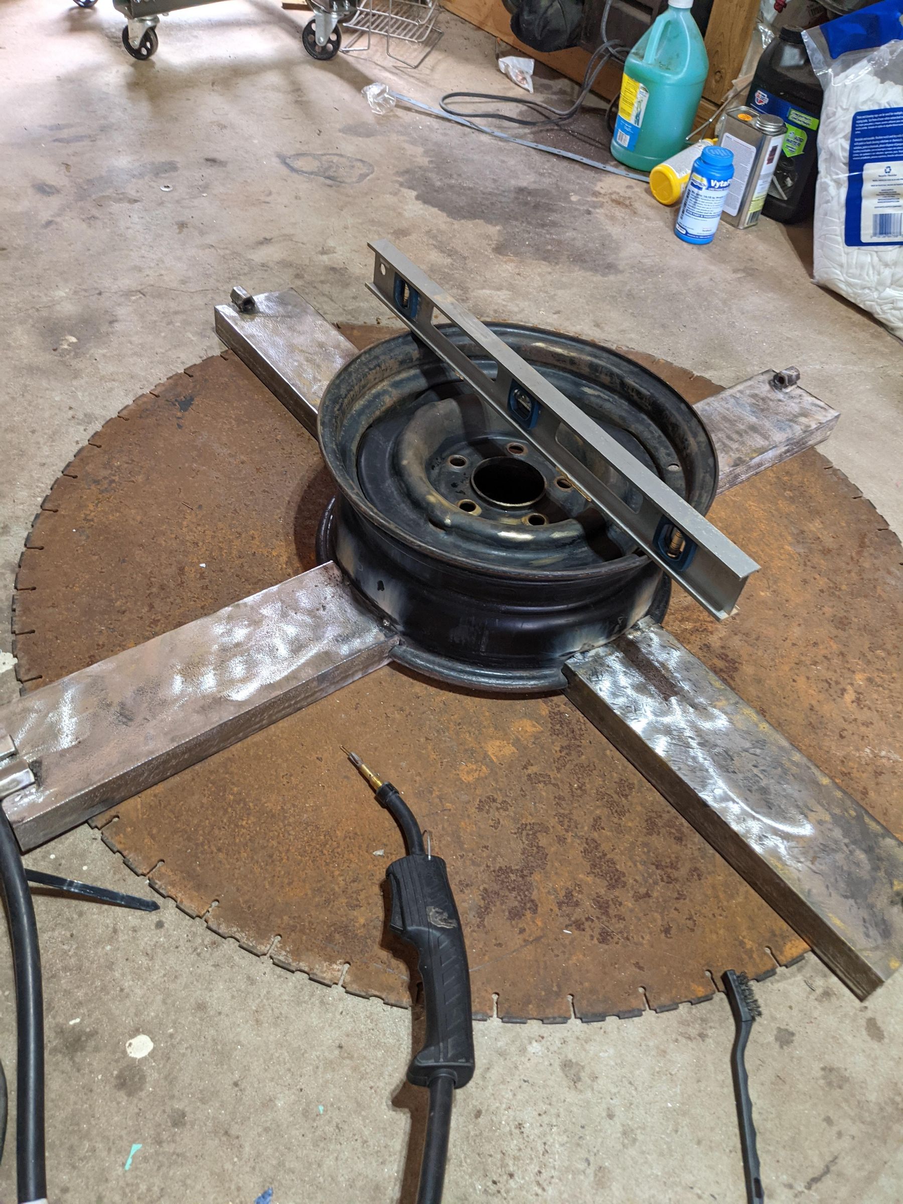 Giant Saw Blade Table! : 12 Steps (with Pictures) - Instructables