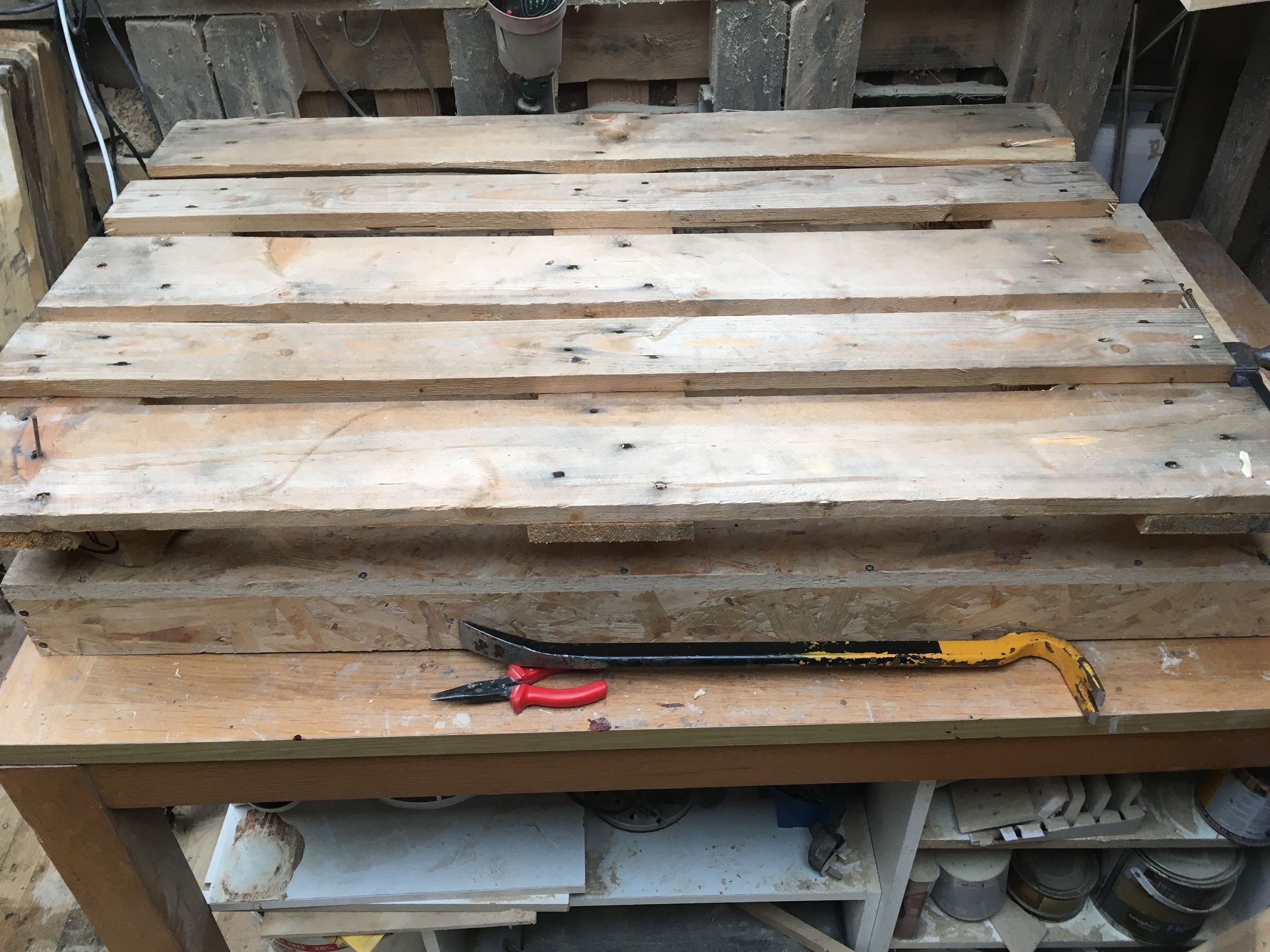 How to Disassemble a Pallet Efficiently : 8 Steps (with Pictures ...