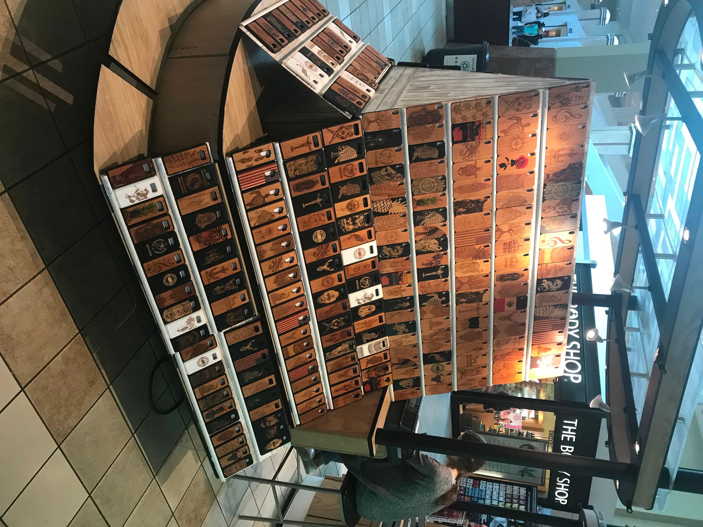 Living Hinge Phone Stand : 4 Steps - Instructables