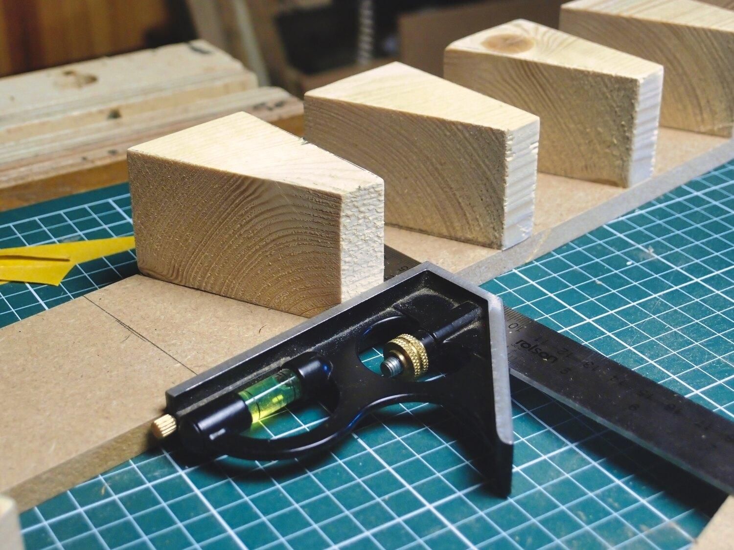 MAGIC RACK - Rangement Pour Scies Manuelles : 4 Steps (with Pictures ...