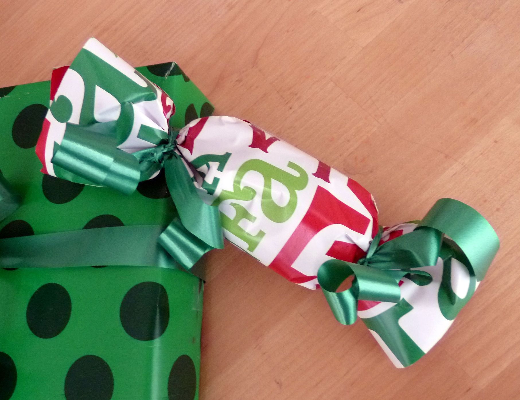 How to Wrap a Present (using Only 3 Pieces of Tape!) : 6 Steps (with ...