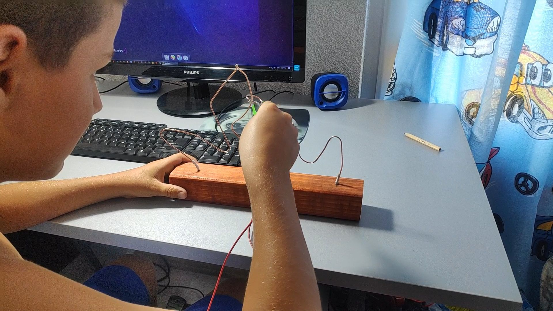 Wire Loop Buzzer Game : 5 Steps (with Pictures) - Instructables