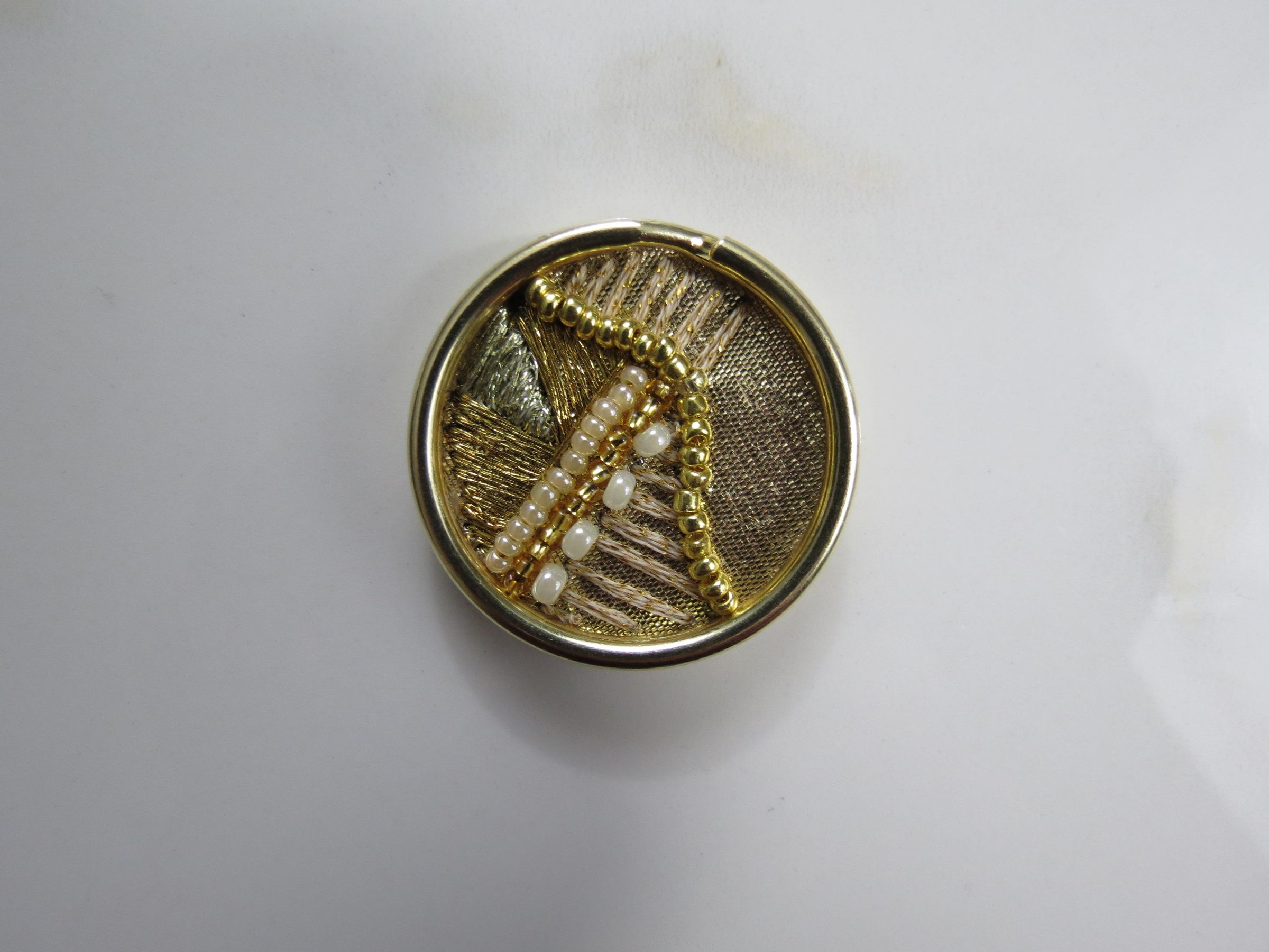 Abstract Embroidered Pendants : 7 Steps (with Pictures) - Instructables