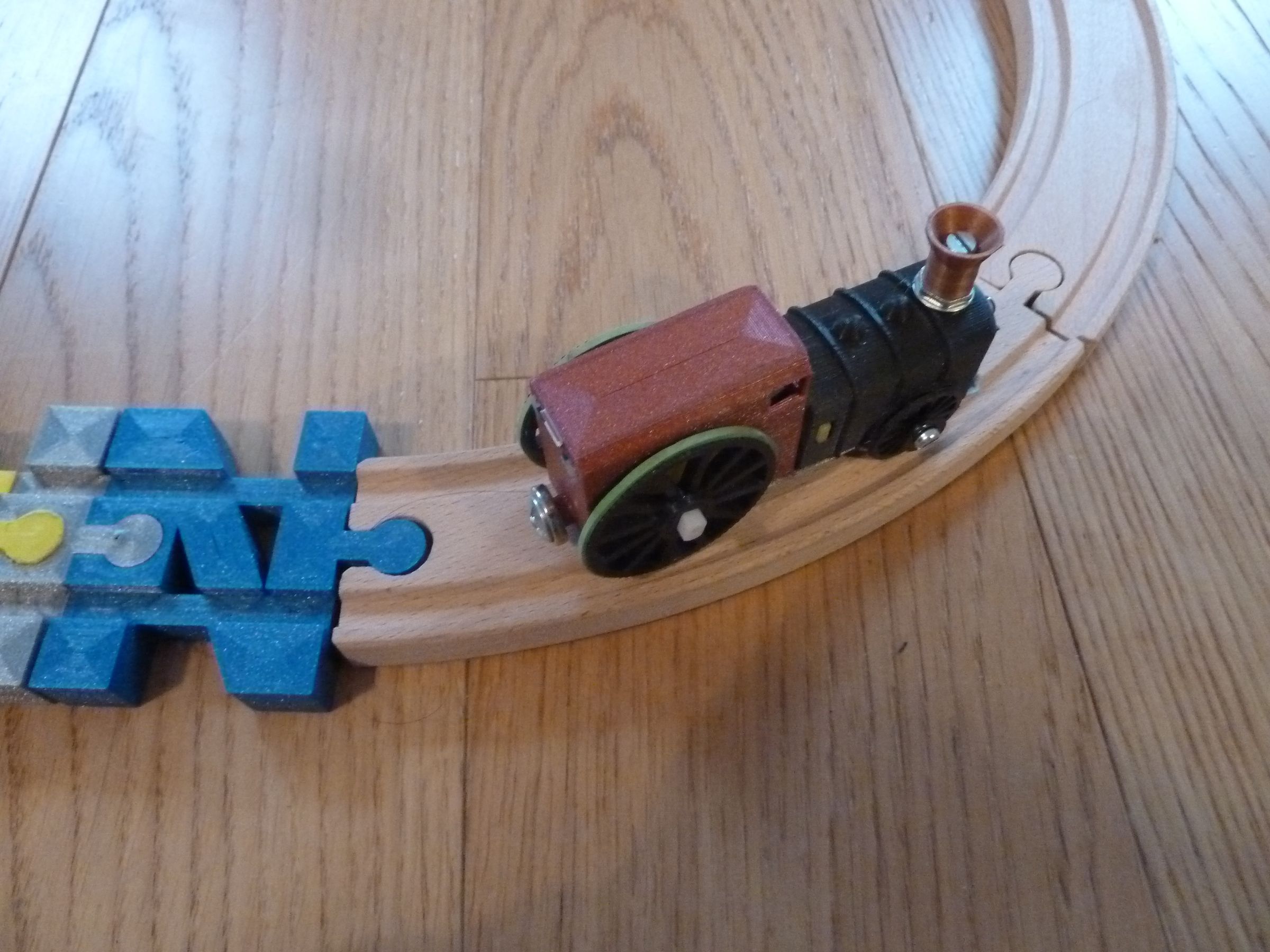 Electric Locomotive for Wooden Train Tracks (USB Rechargeable) : 4 ...