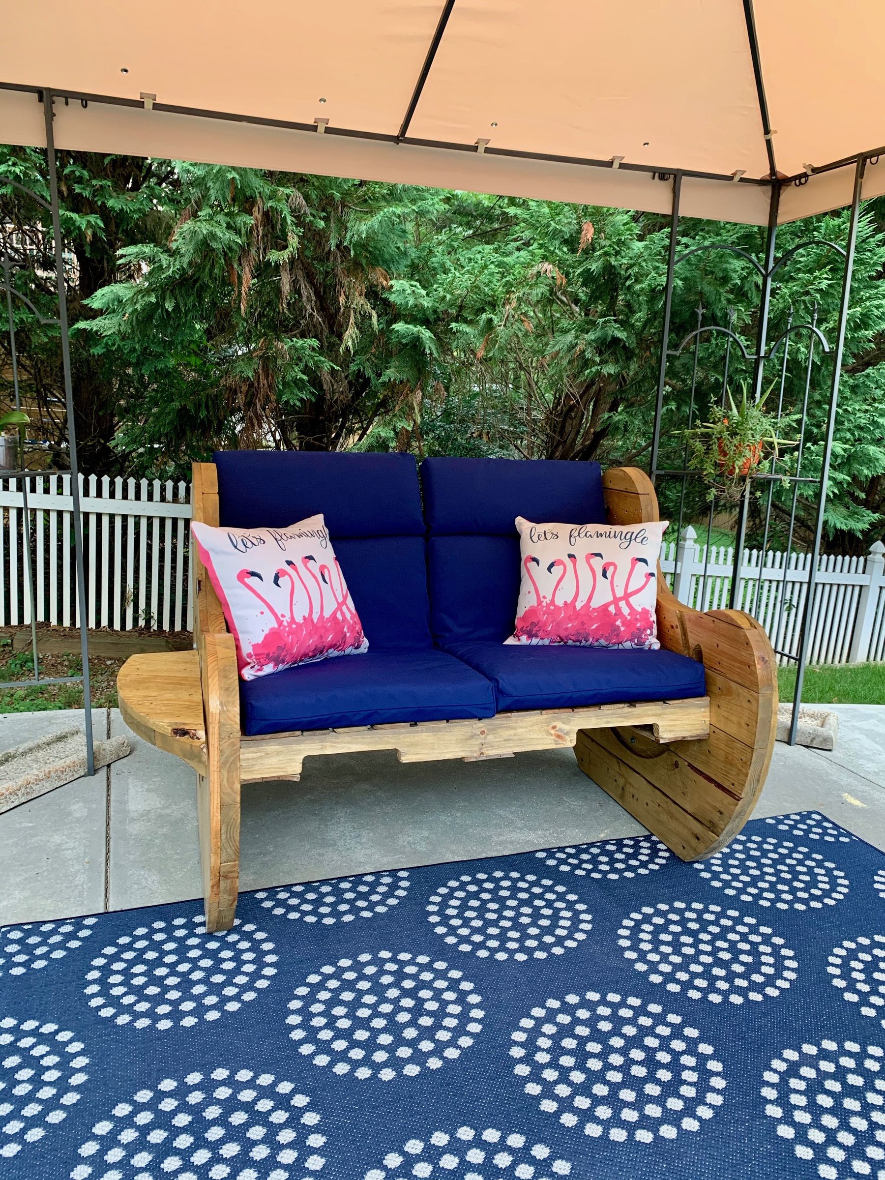 Cable Spool Pallet Bench - DIY Outdoor Seating! : 10 Steps (with ...