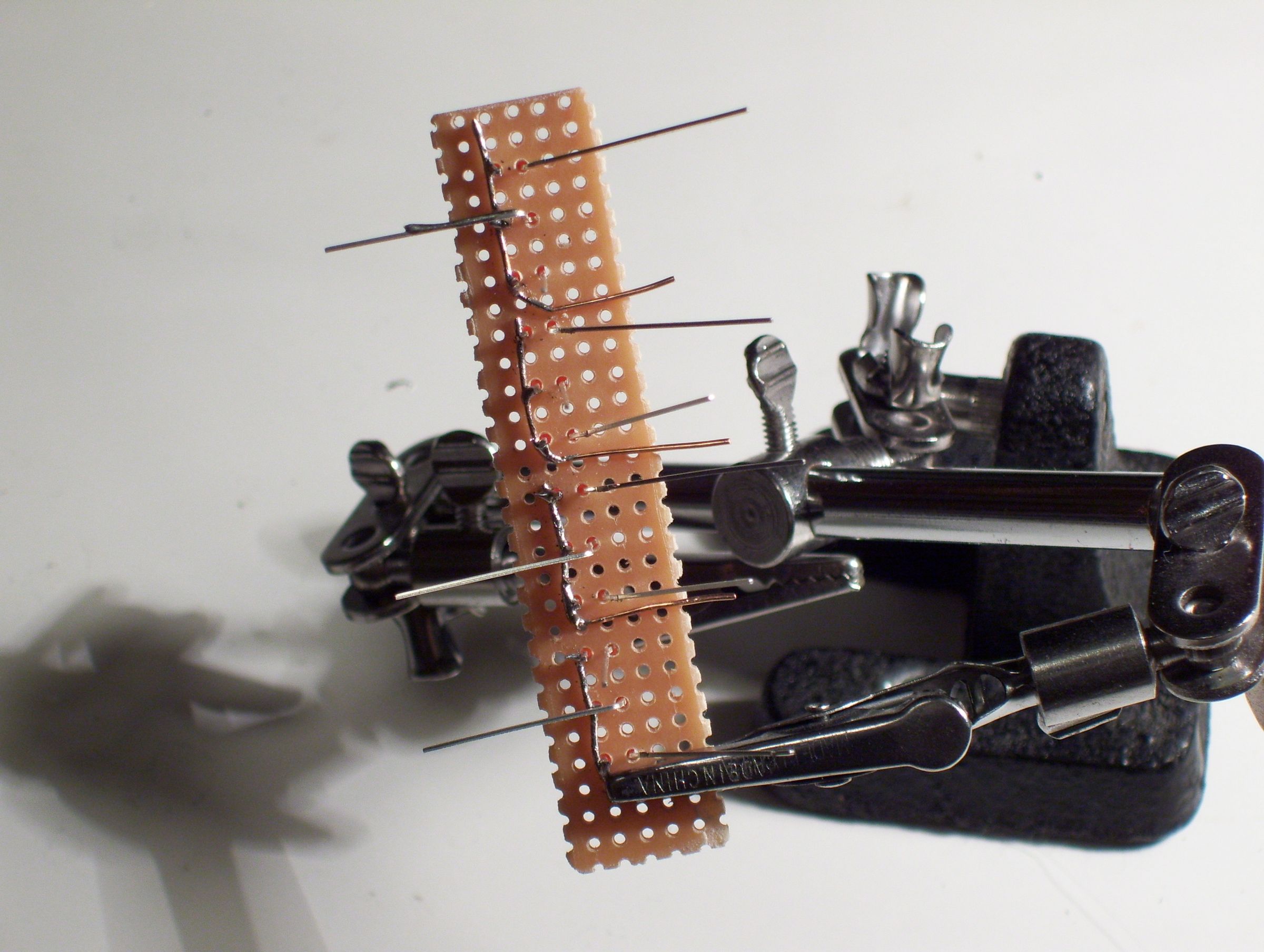 Charlieplexed Row of LED Lights, for the Arduino : 9 Steps (with Pictures) - Instructables