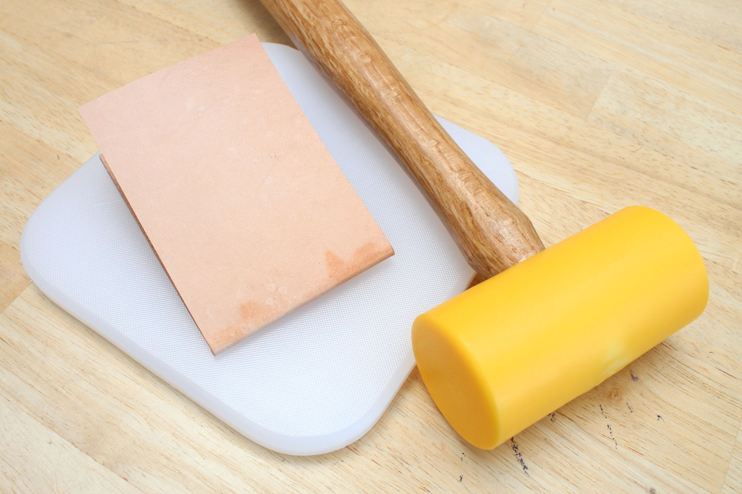 How to Make Folds in Leather : 5 Steps (with Pictures) - Instructables