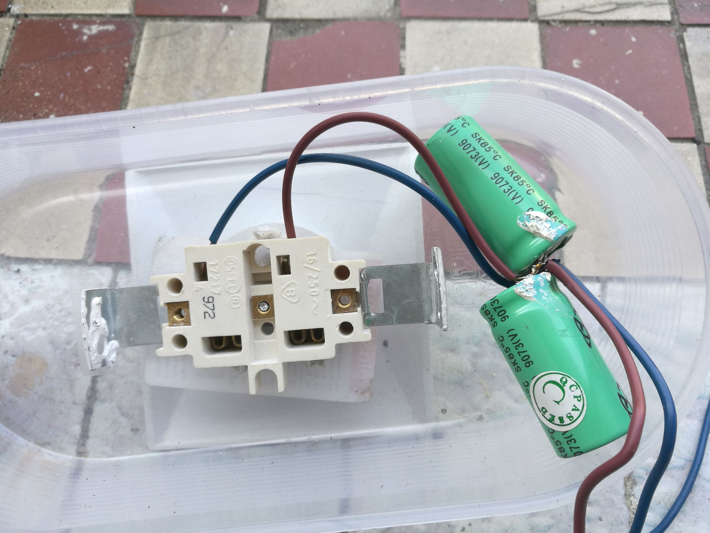 Solar Power Outlet (without Inverter) : 8 Steps - Instructables