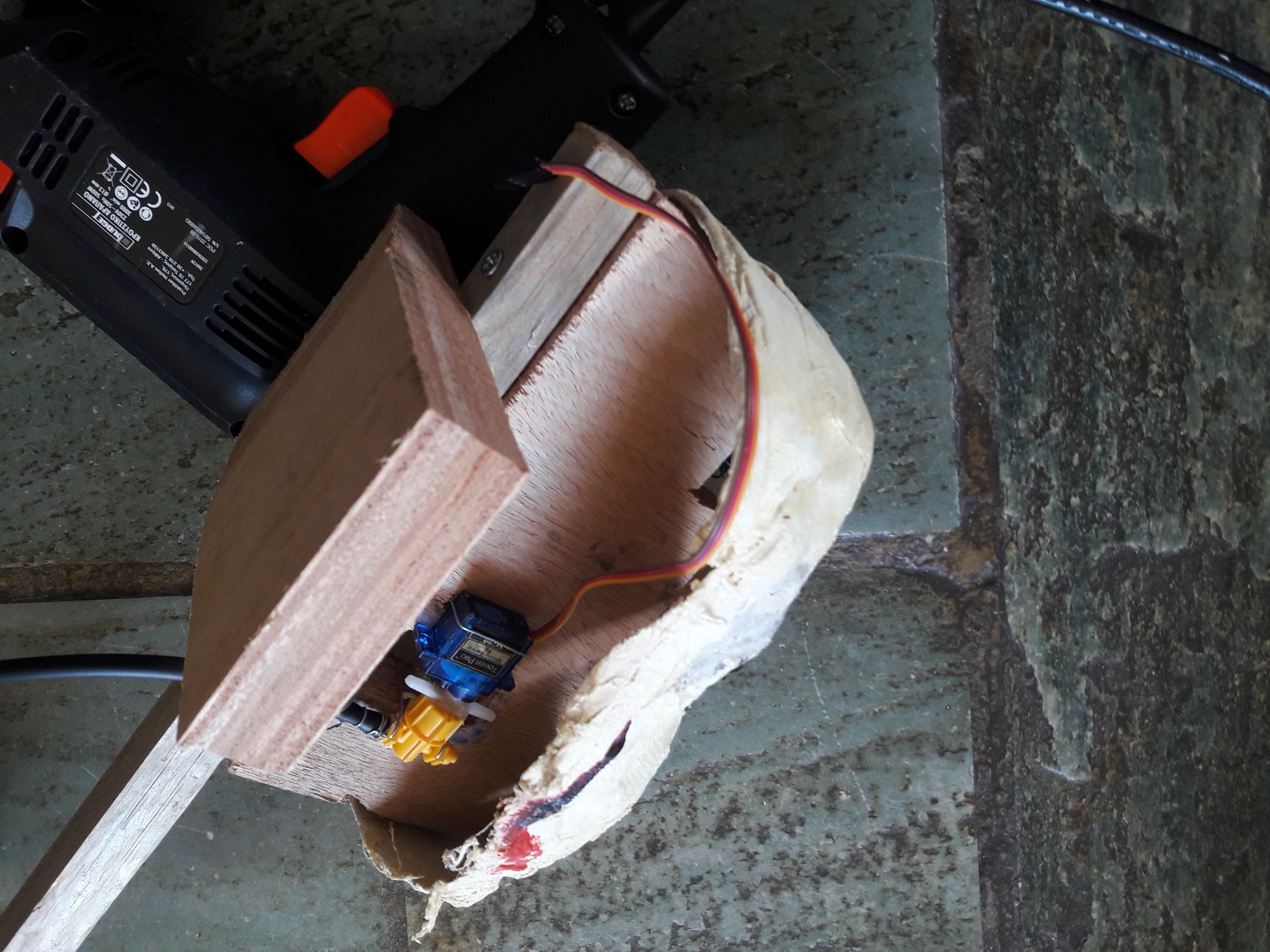 Halloween Spitting Mask Prank : 9 Steps (with Pictures) - Instructables